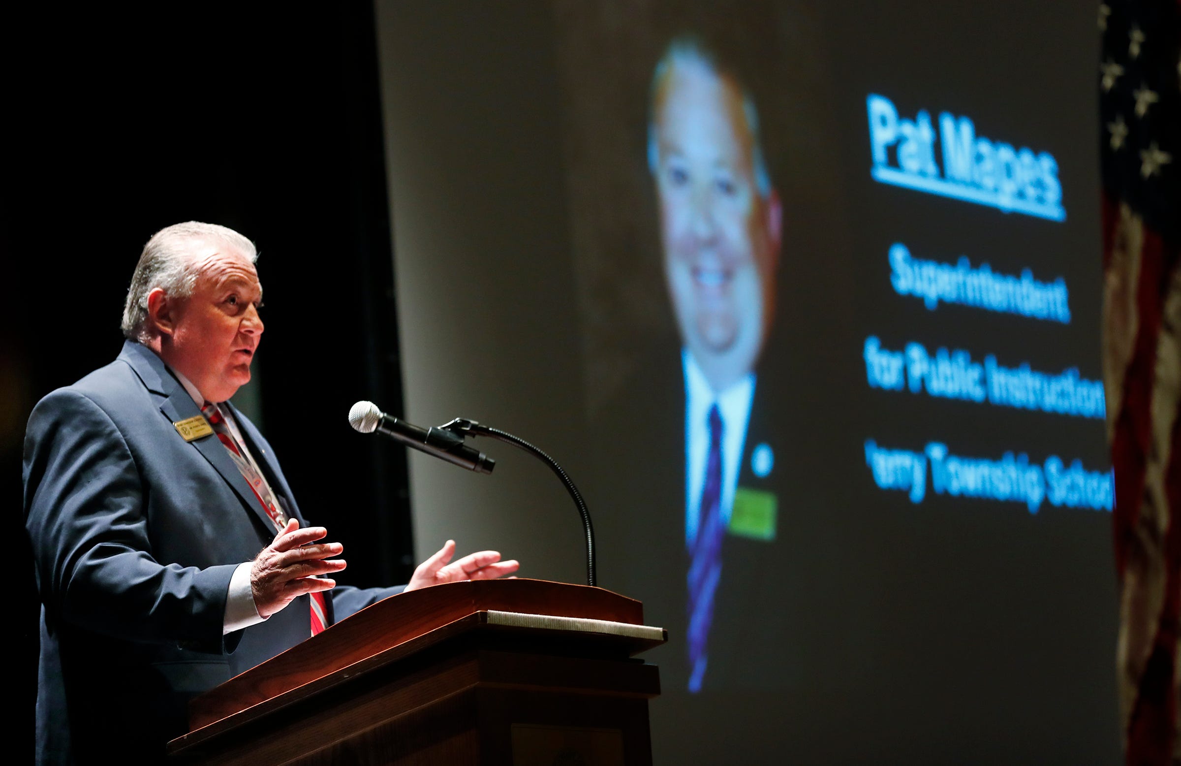 Perry Schools Superintendent Pat Mapes announces retirement