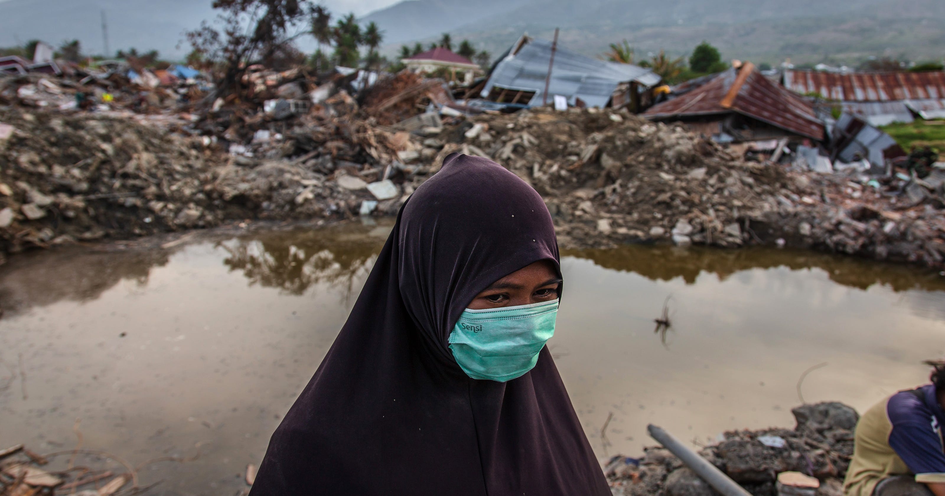 Indonesia earthquake, tsunami causes massive damage and death