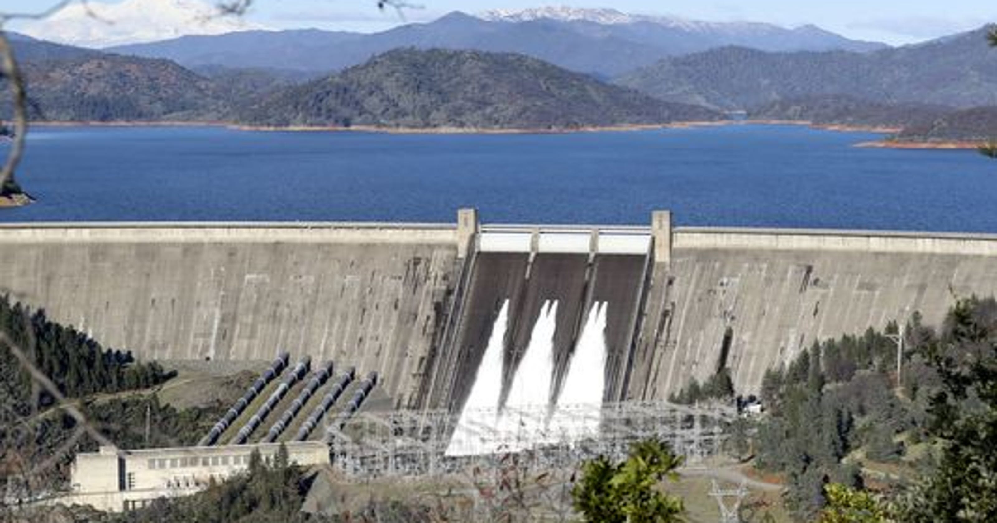 Lakehead residents question plan to raise the height of Shasta Dam