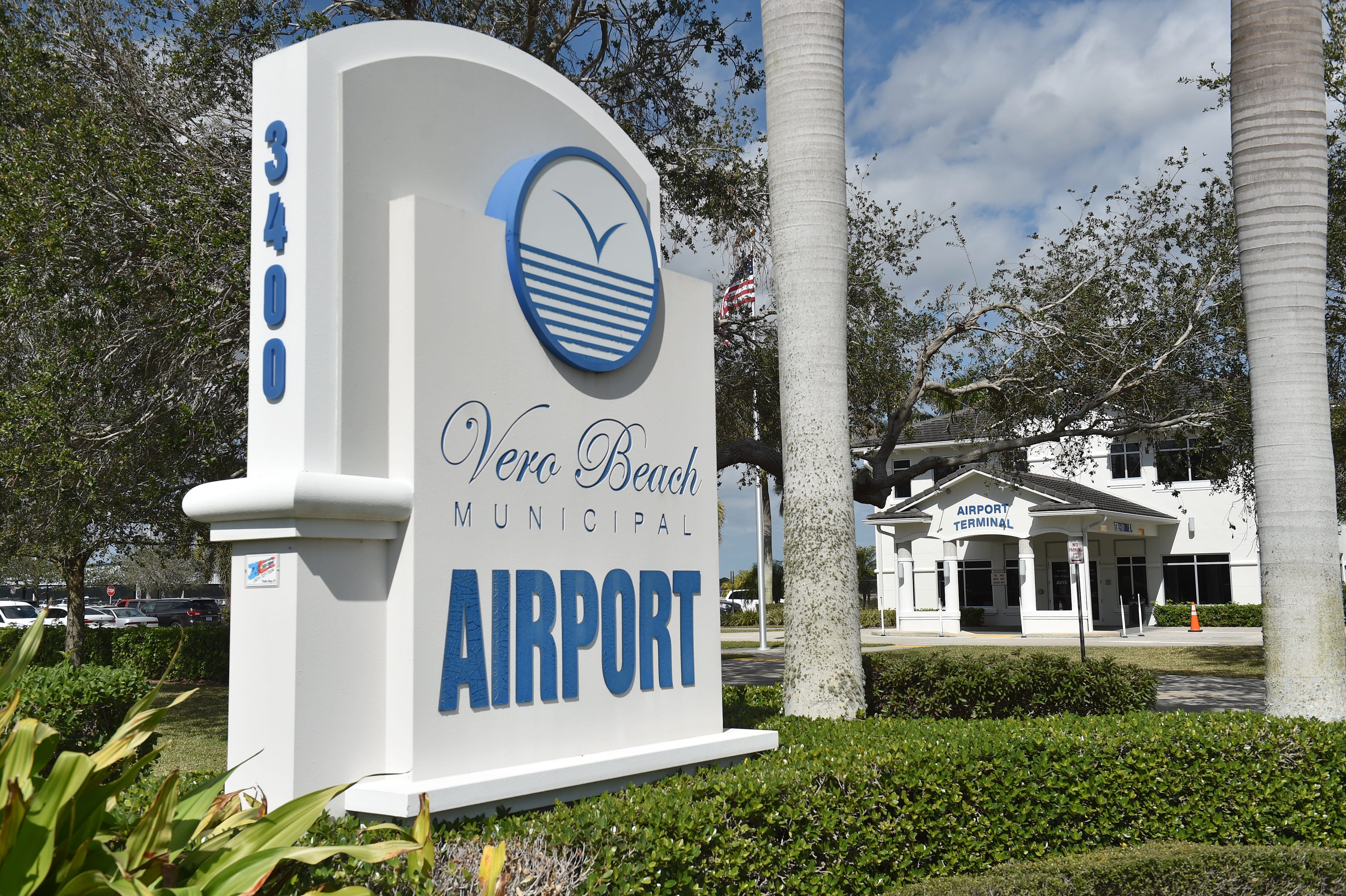 Plane with flaming engine lands at Vero Beach Regional