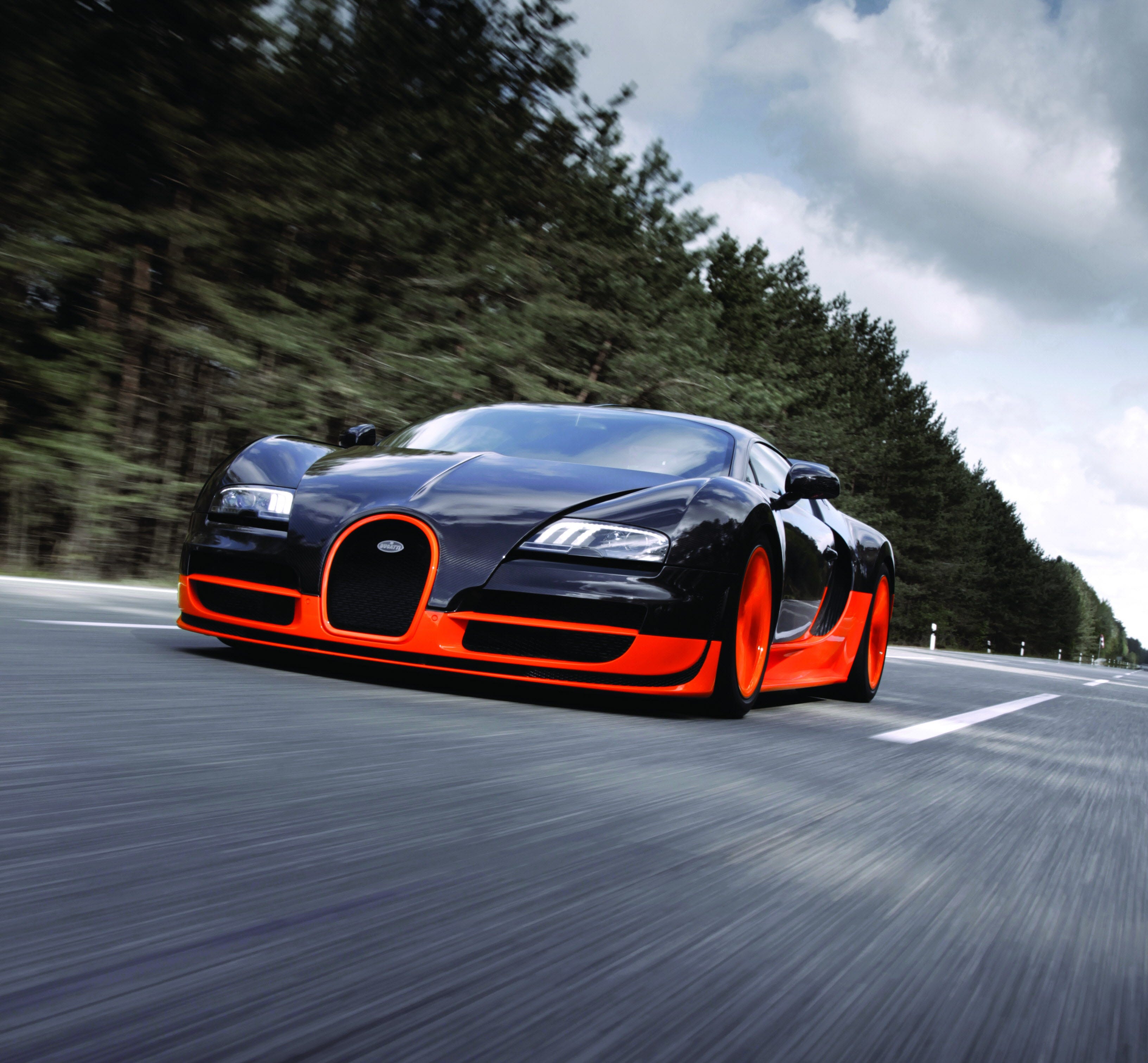 TN man sets world record for fastest mile driven in reverse at 48 mph