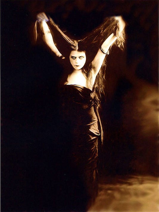 Mysterious Theda Bara was screen 'vamp'