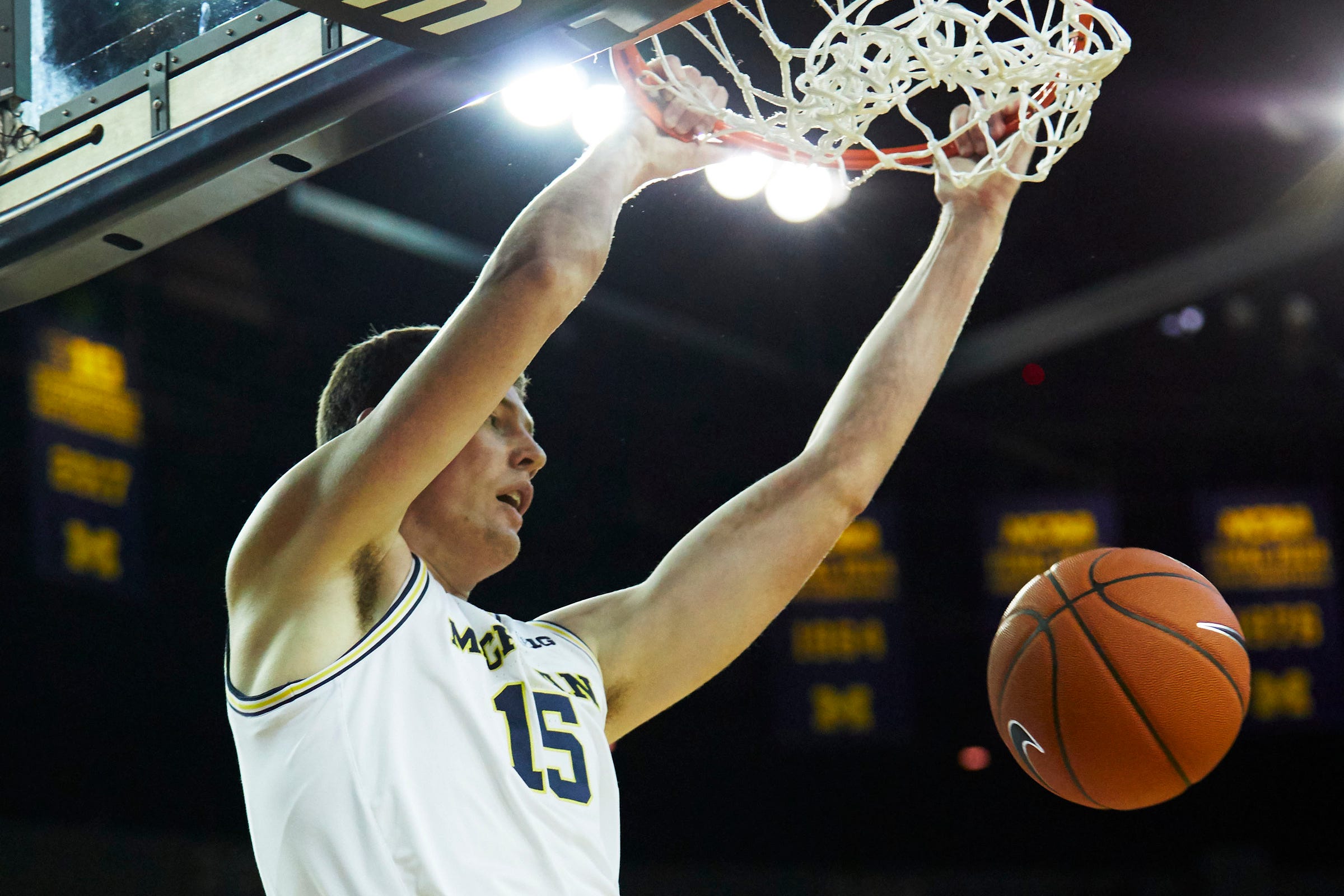 Michigan basketball's Jon Teske has unique skills at center