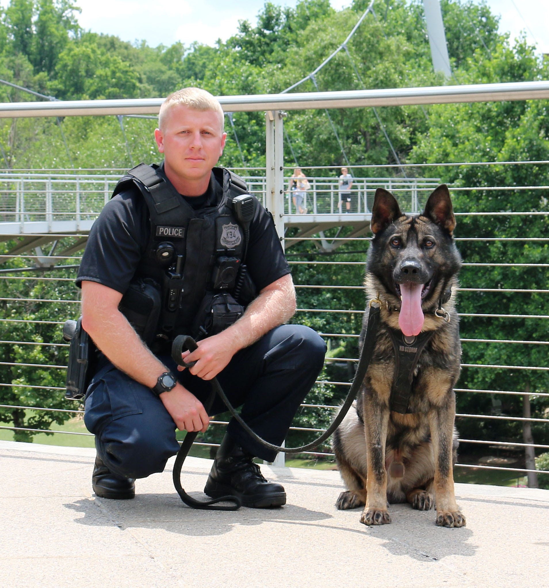 Do Police Dogs Live With The Officer