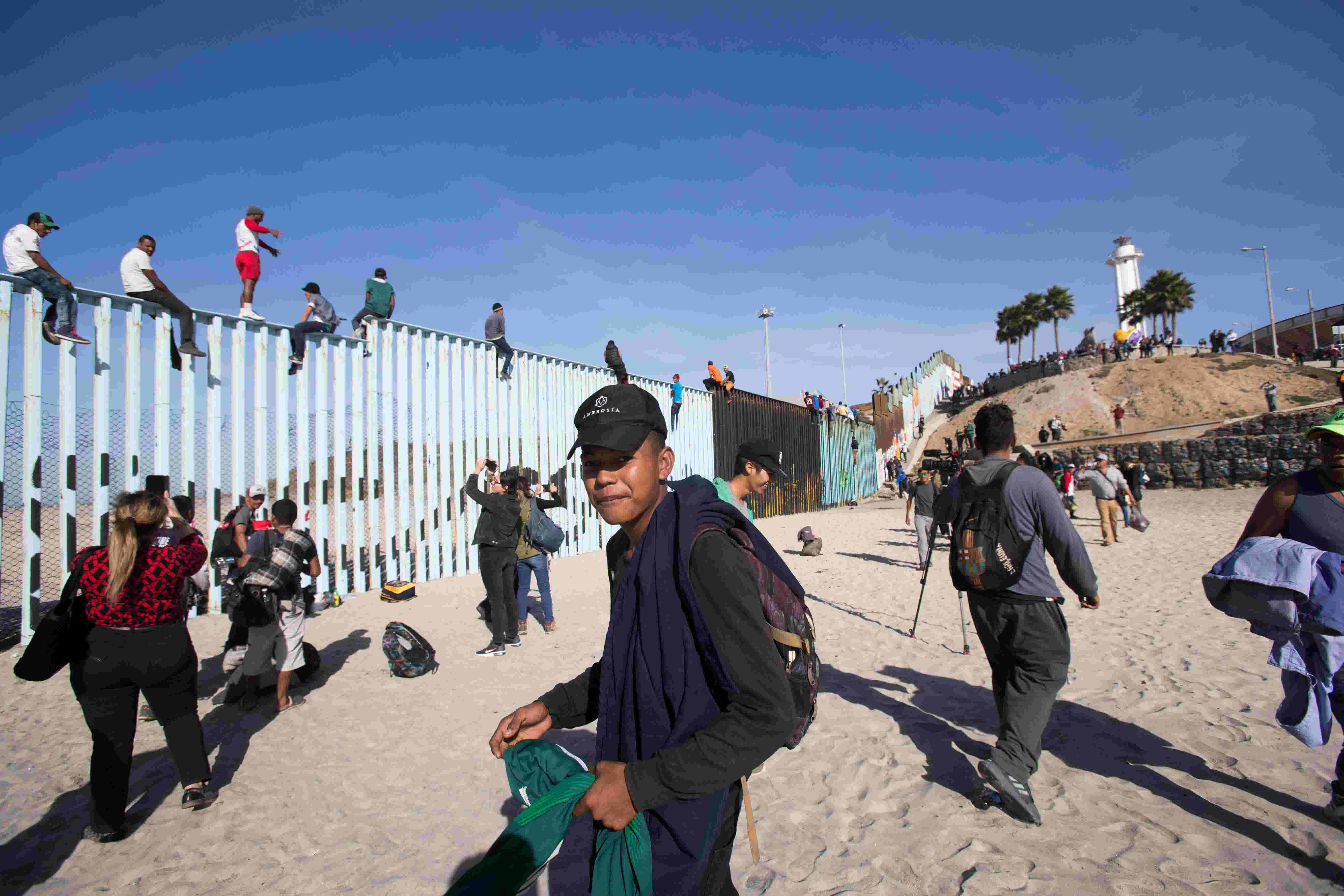 First wave of Central American caravan arrives in Tijuana