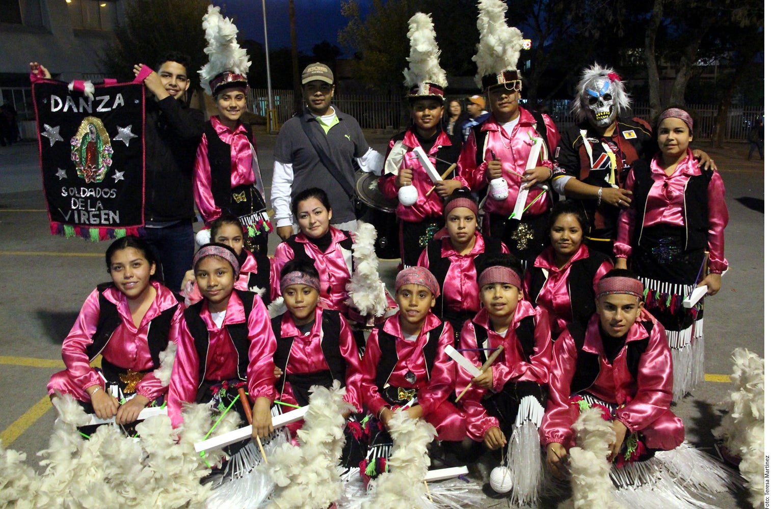 Heredan la tradición de los matachines para honrar a la virgen