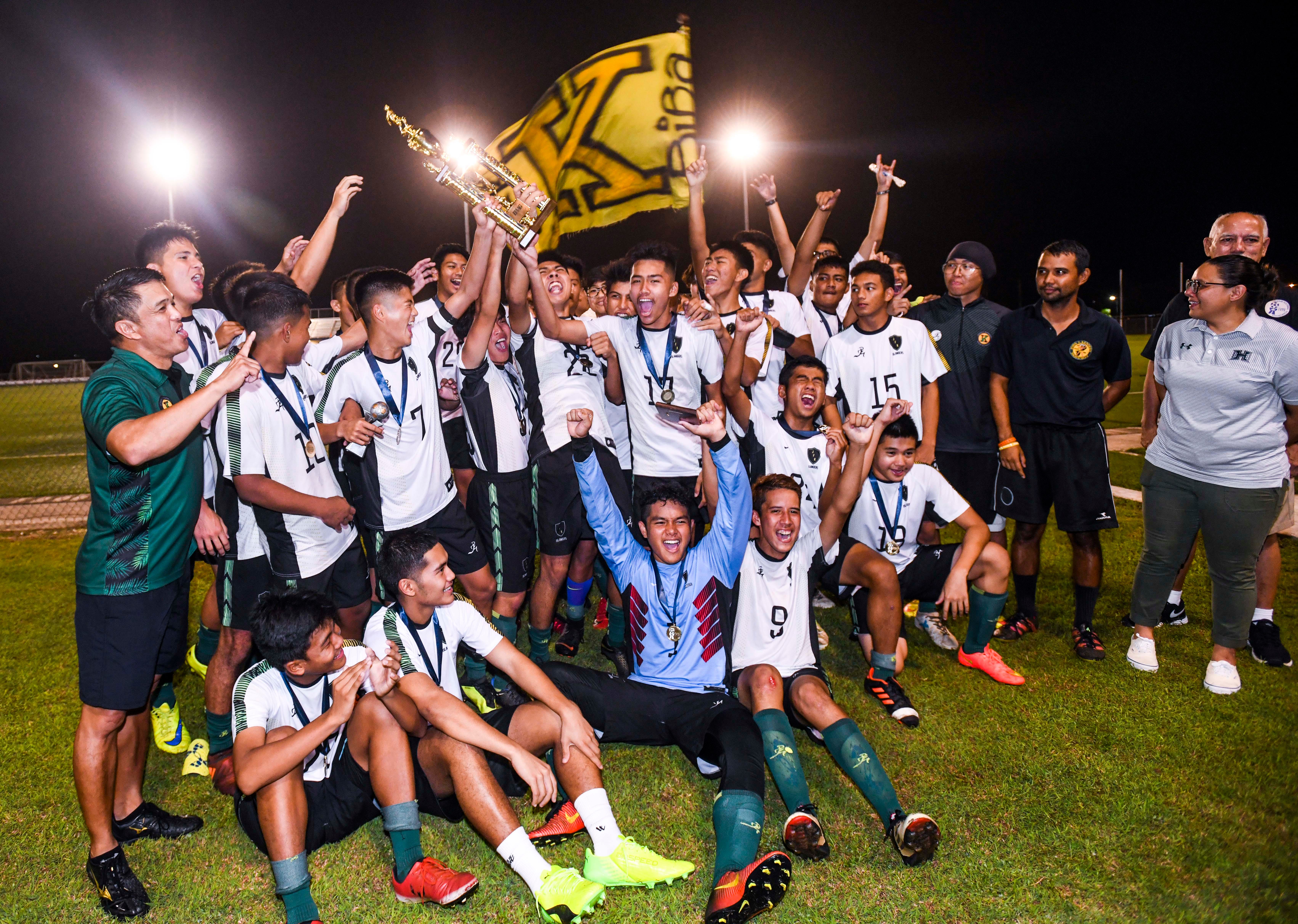Islanders claim soccer championship match after besting Eagles