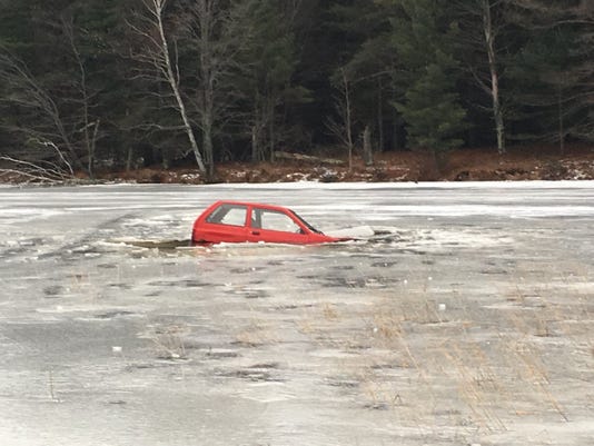 Car breaks through thin ice on Lake Alexander in Lincoln County