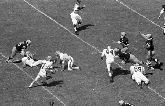 Former Clemson, Cowboys star Charlie Waters relishes Swinney's success