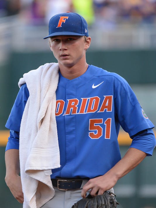 MLB: Royals prospect Brady Singer pays off parents' debt for Christmas