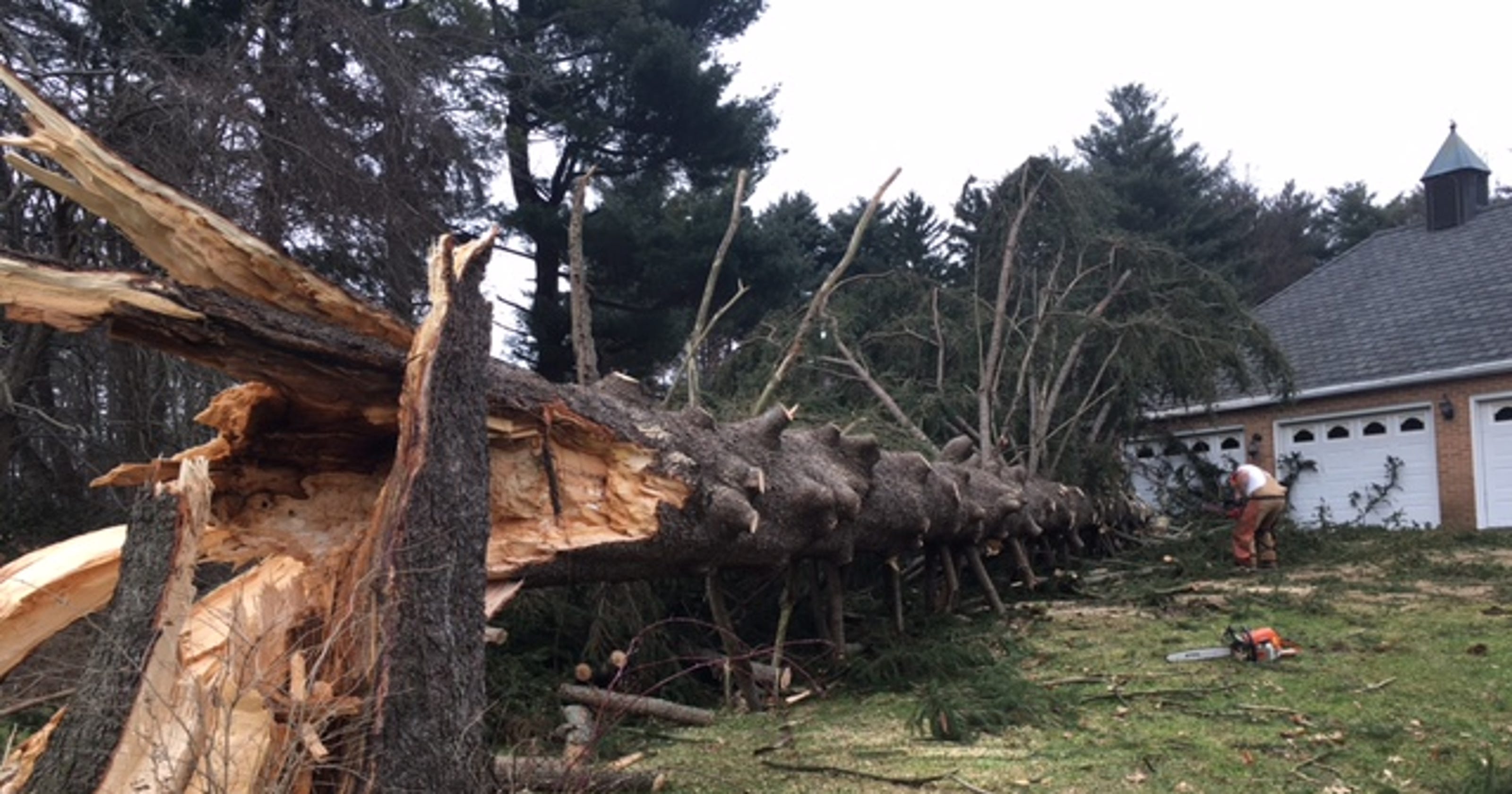high-winds-cause-power-outages