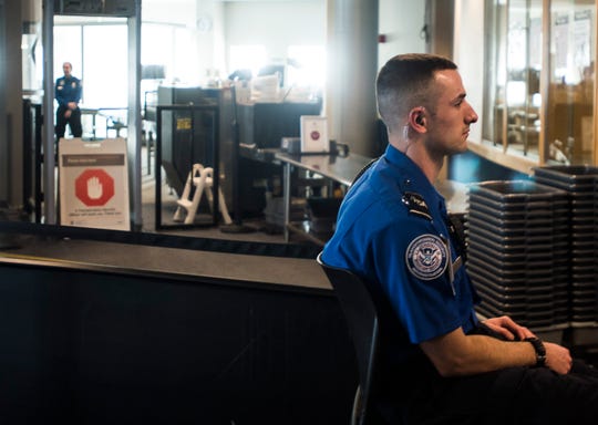 TSA agent has started a GoFundMe to pay his bills and support his ...