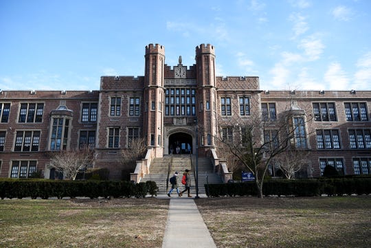 Teaneck NJ teachers to receive 3 percent raise under new contract