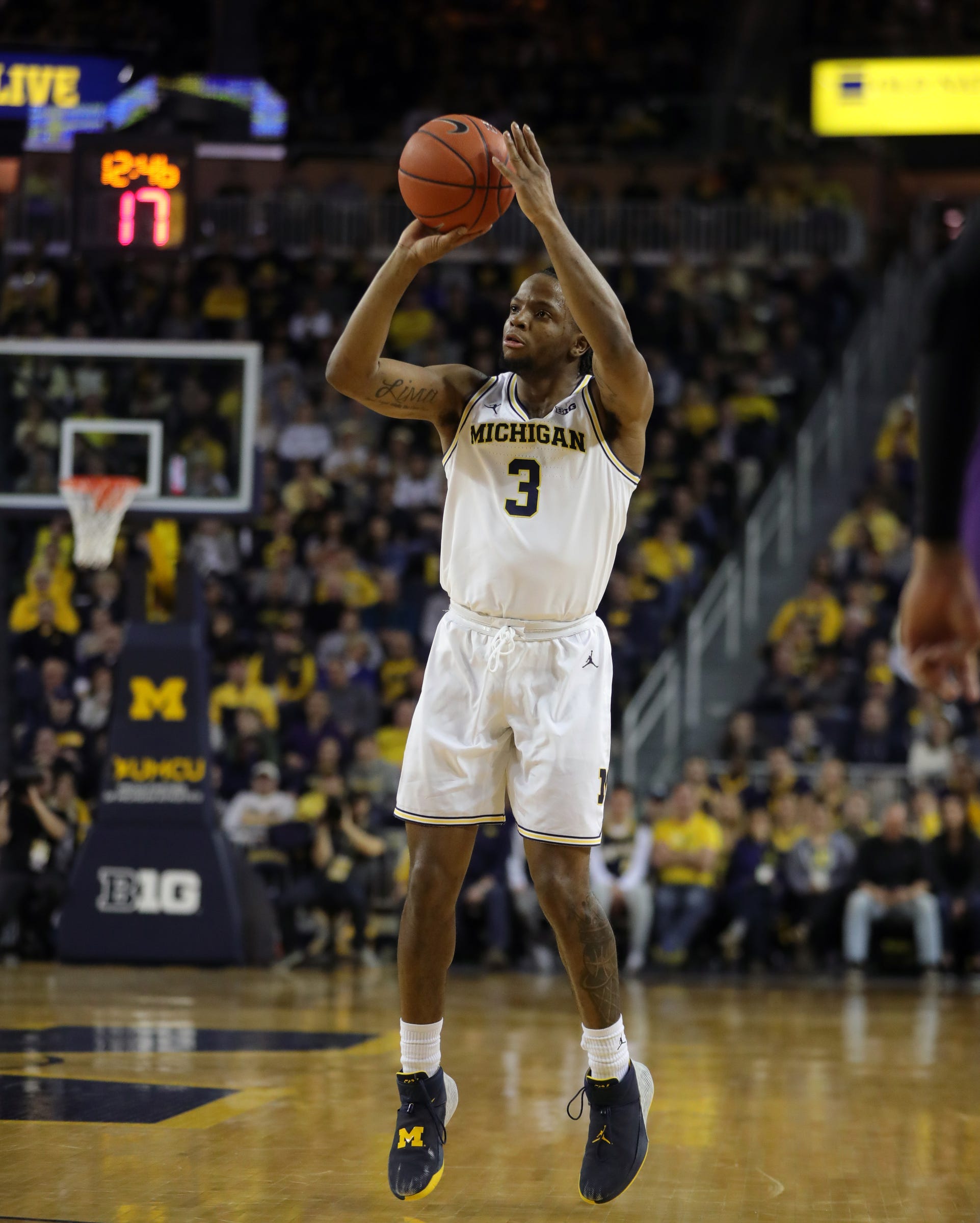 Michigan's Zavier Simpson shooting key to unlocking offense