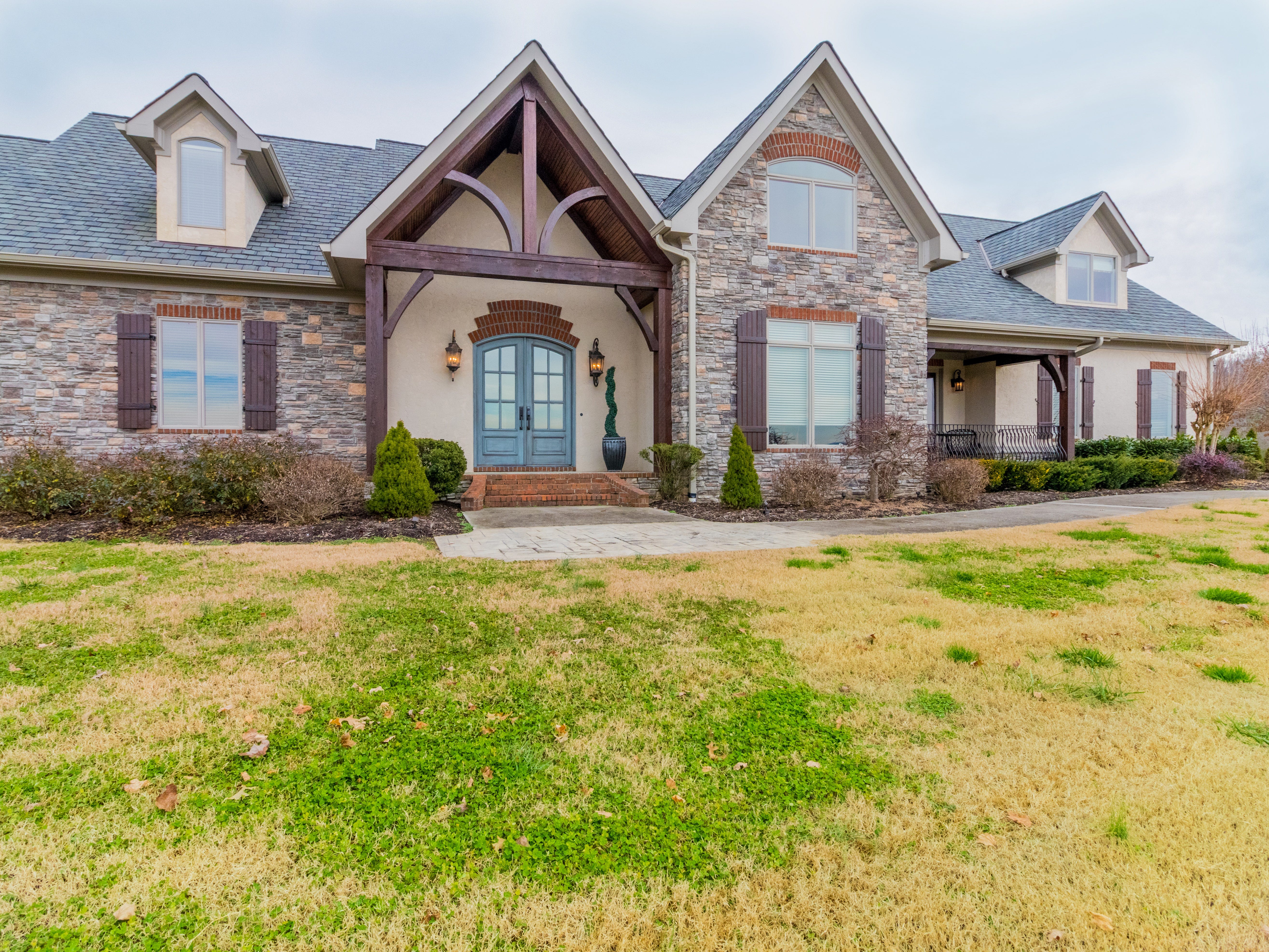 $8M East Tennessee real estate: Cattle ranch land, home up for auction