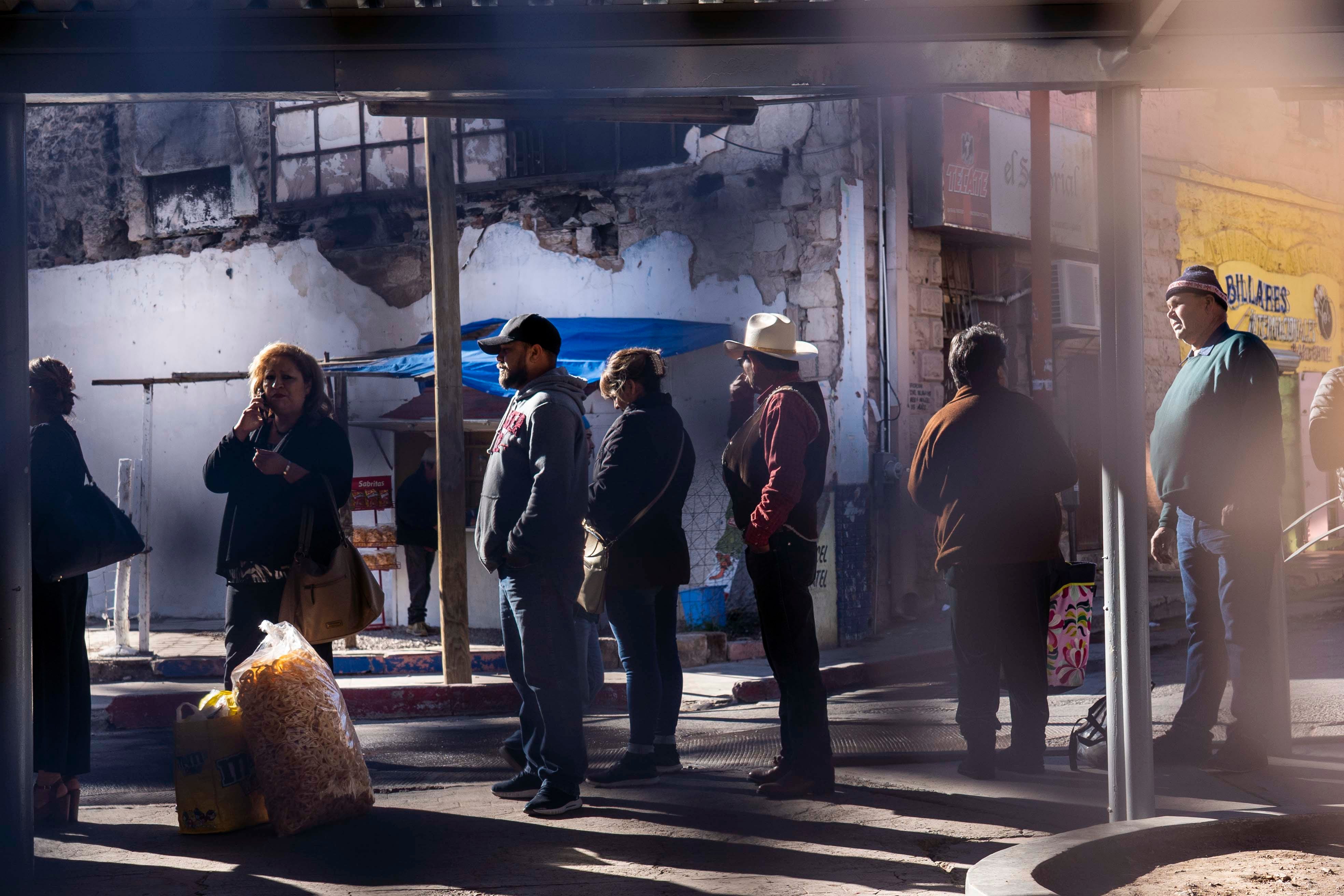 Border waits to increase as El Paso customs officers deploy to AZ, CA