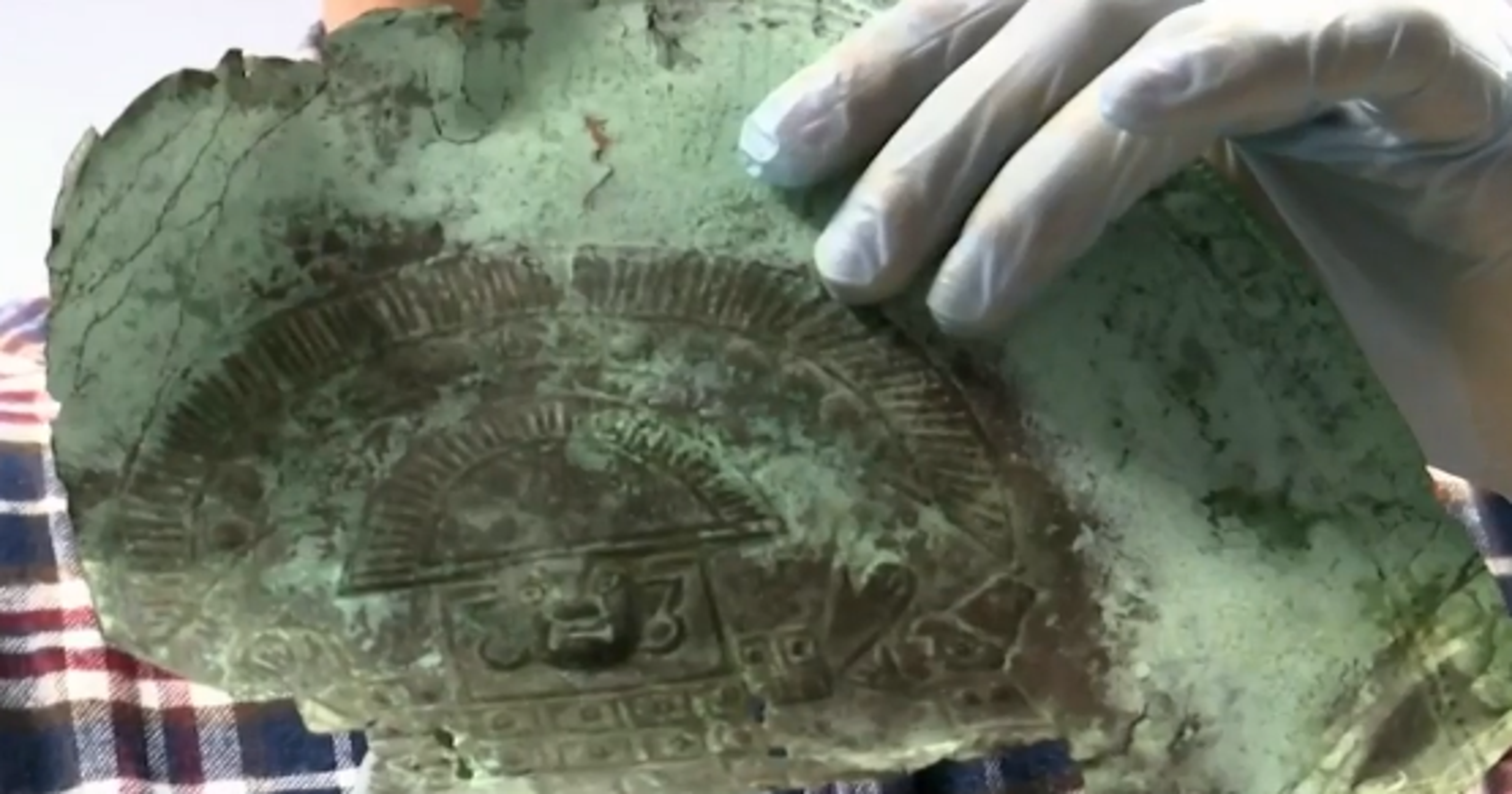 1715 fleet, ancient mask found, discovery, treasure off Melbourne