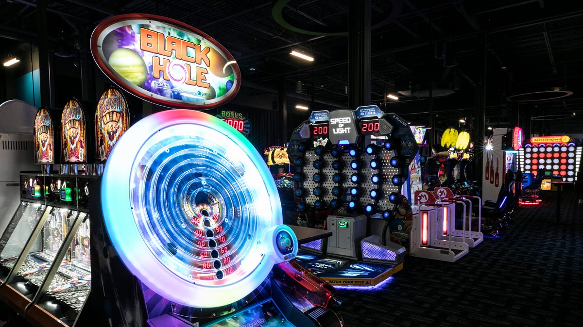 Louisville Dave and Buster's: See inside the new restaurant