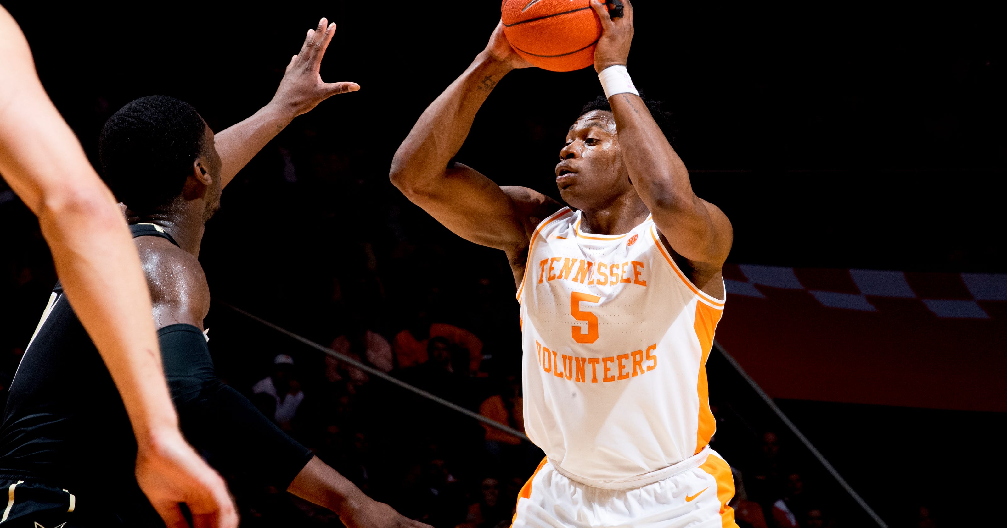Tennessee basketball bounces back from Kentucky despite offensive woes