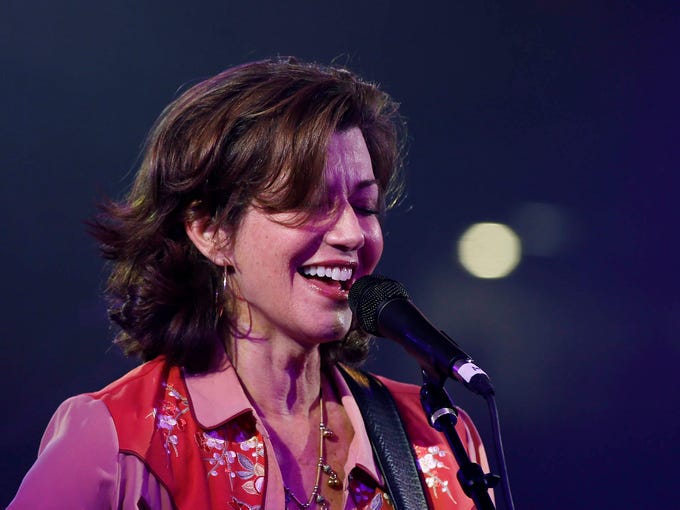 Amy Grant in concert: 'I will not sound like the record,' she says
