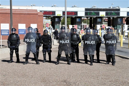 CBP officers in riot gear deployed after migrant group arrives at El ...