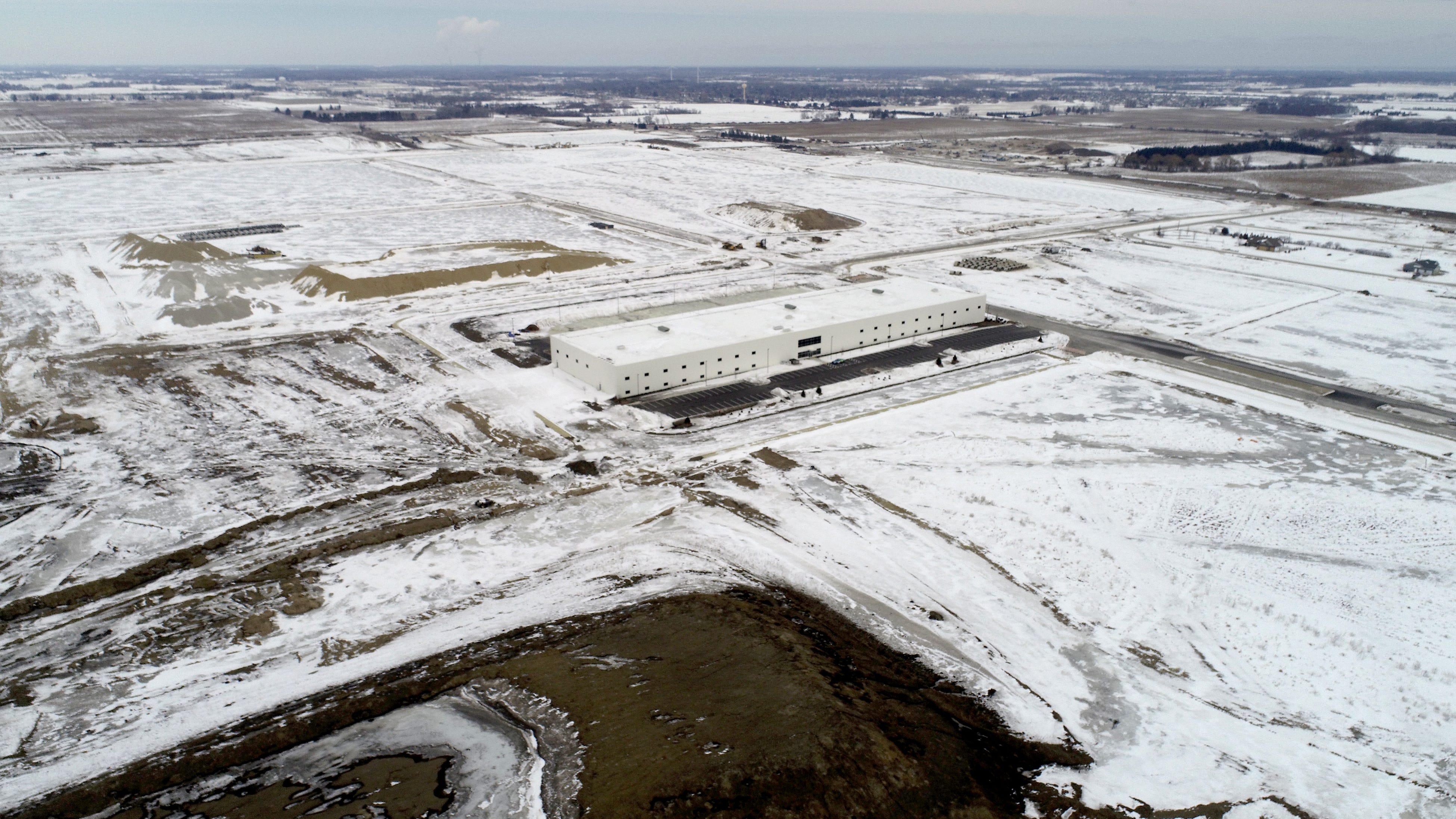 Foxconn says it will move forward with Wisconsin factory this summer