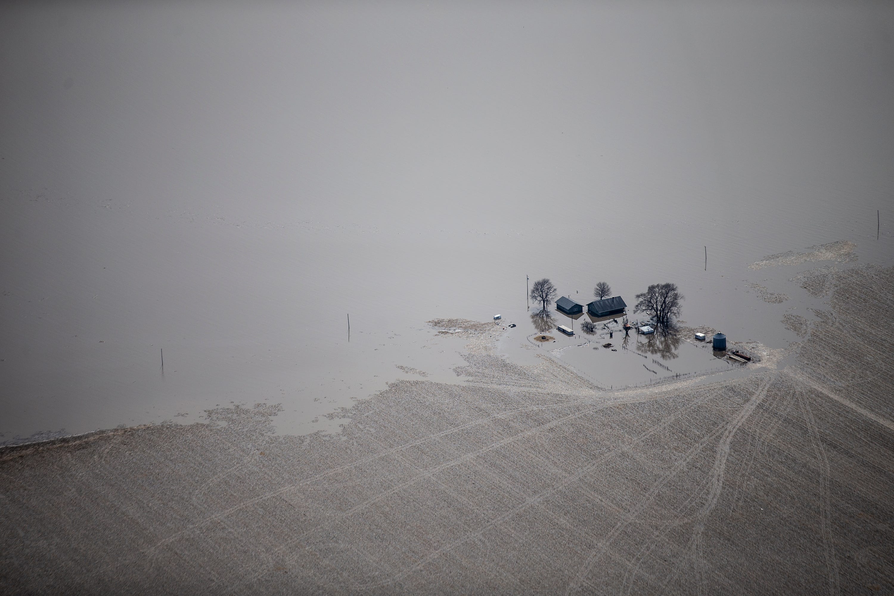 Iowa flooding: Devastation, levees and country spirit in western Iowa