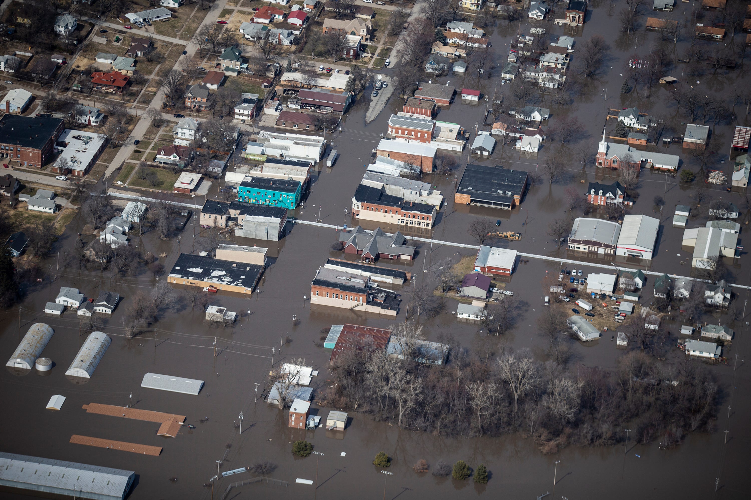 Iowa flooding: Devastation, levees and country spirit in western Iowa