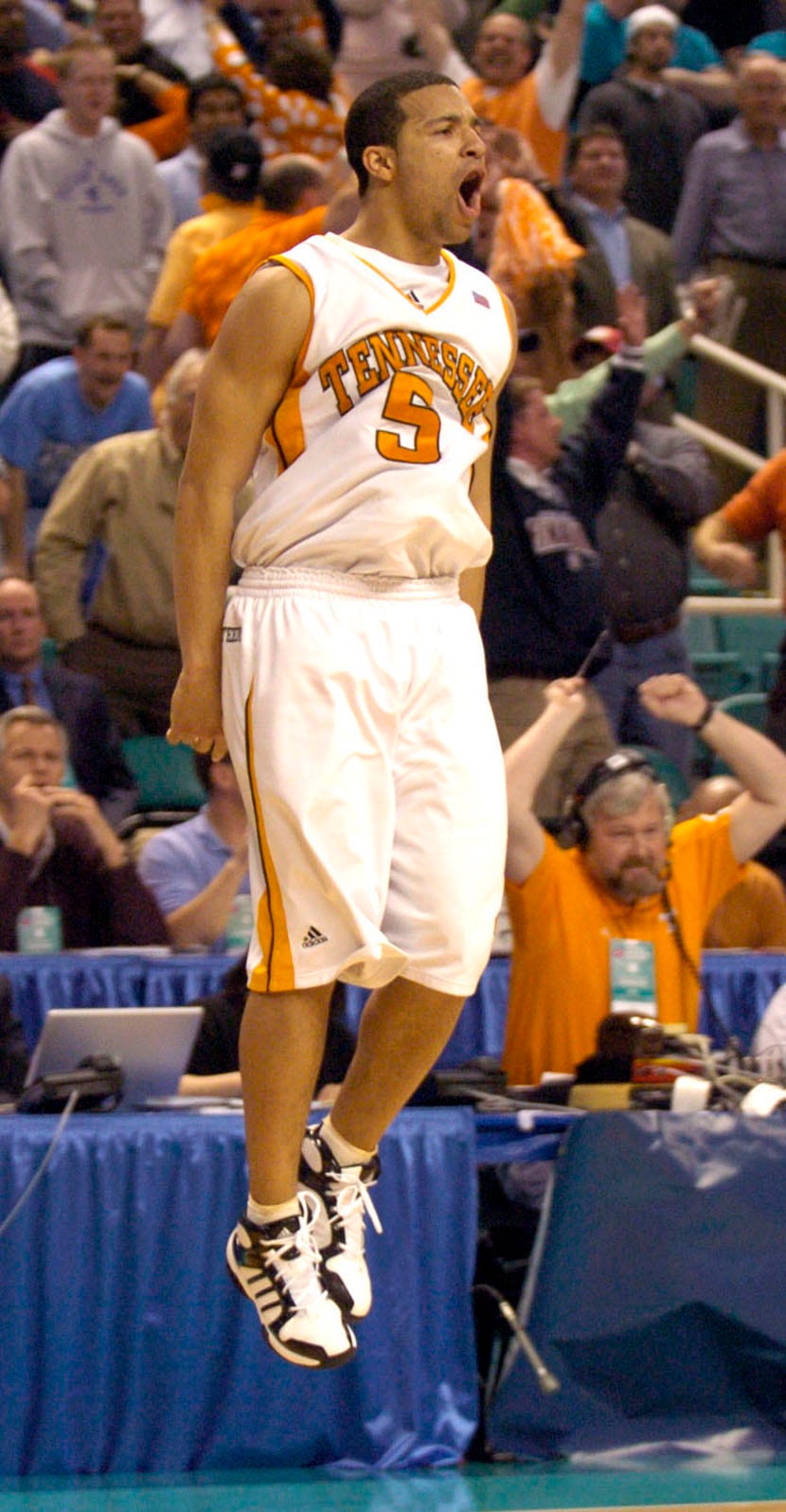 How Tennessee basketball landed Chris Lofton and Vols legend was born
