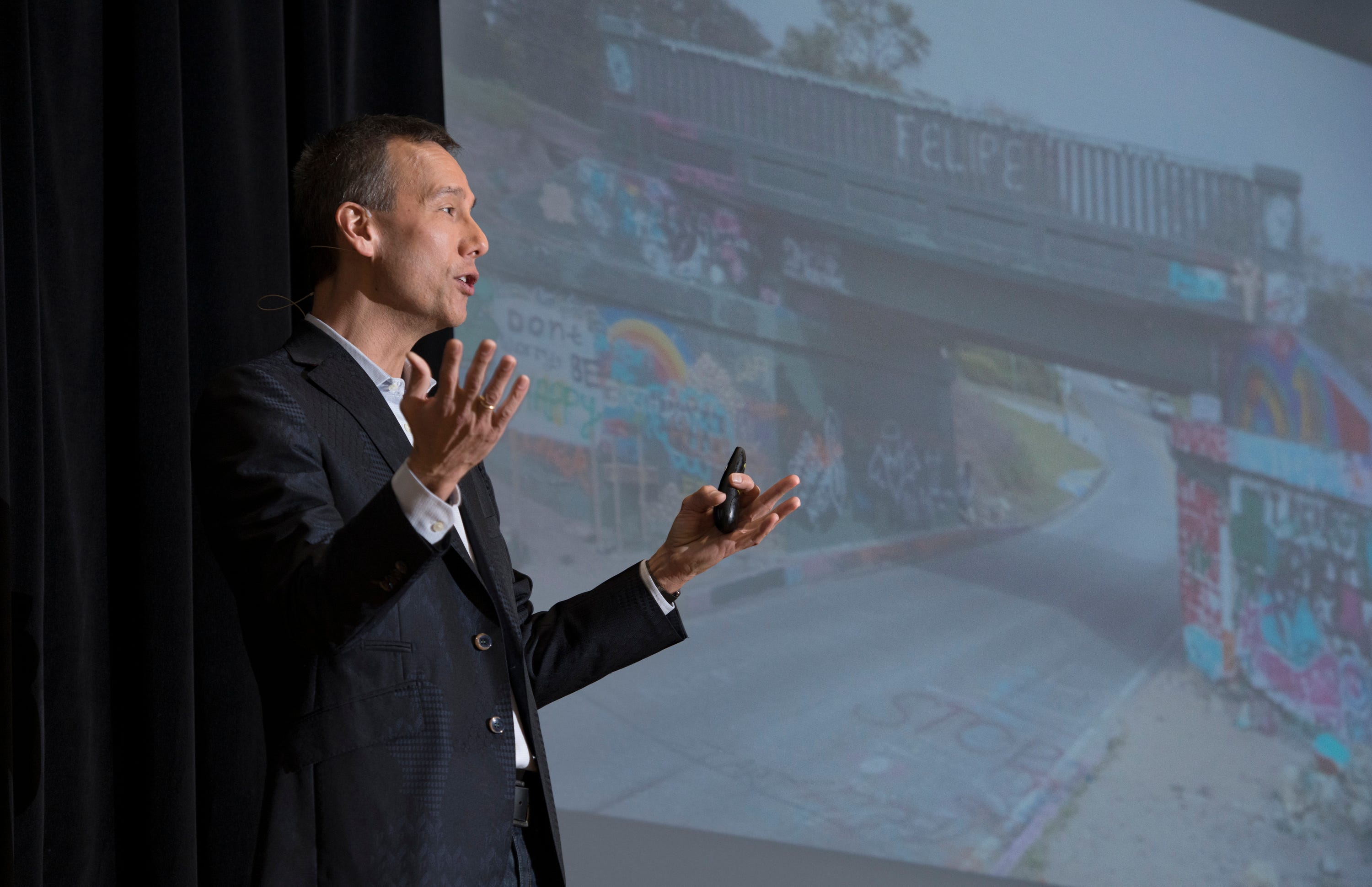 CivicCon: Peter Kageyama discusses lovable cities at civiccon