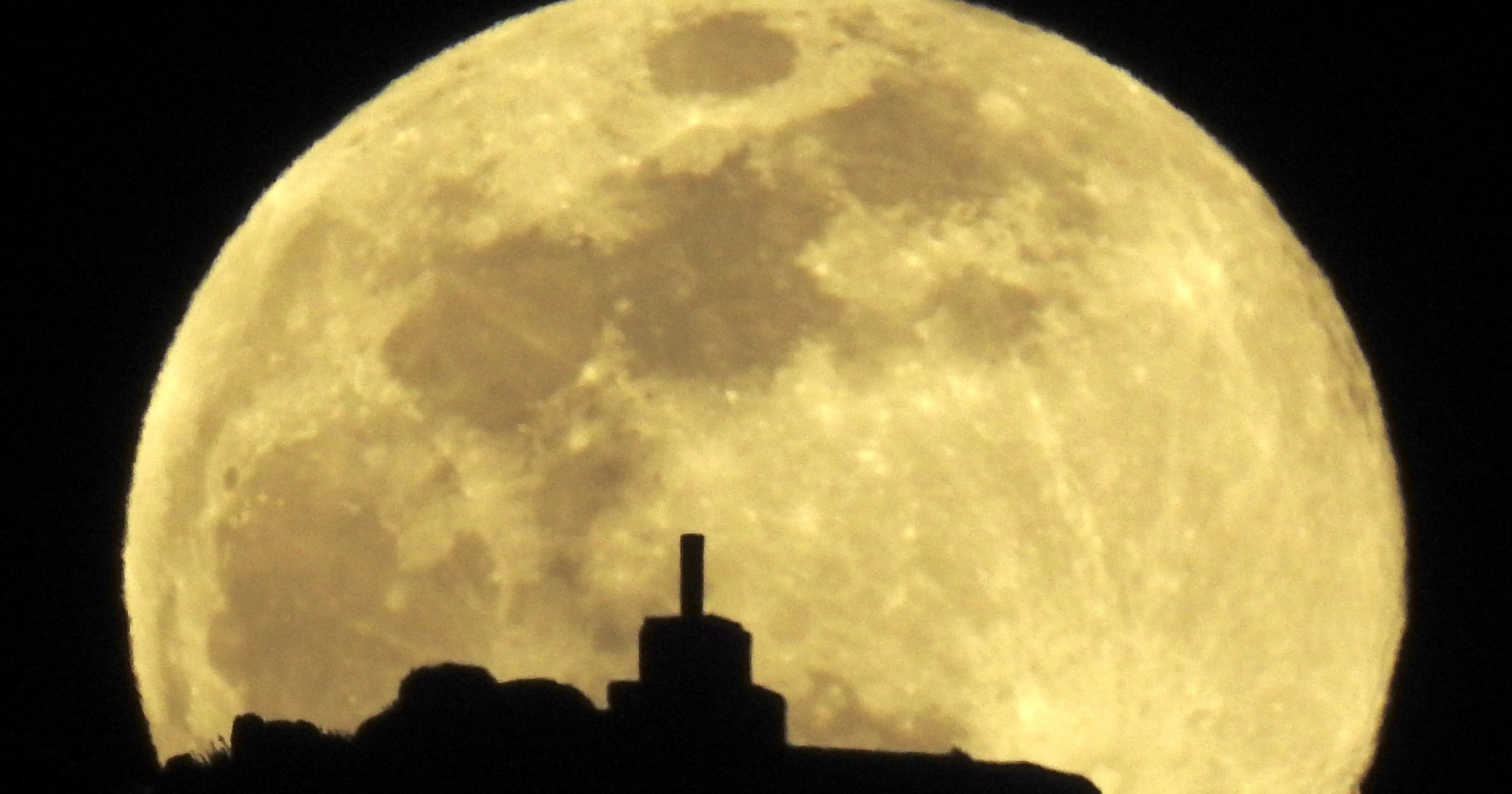 Supermoon: Check out these incredible photos of 2019 'worm moon'