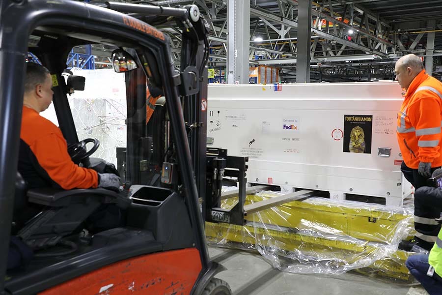 Meet Ramona Hood, the first black woman to lead a FedEx company