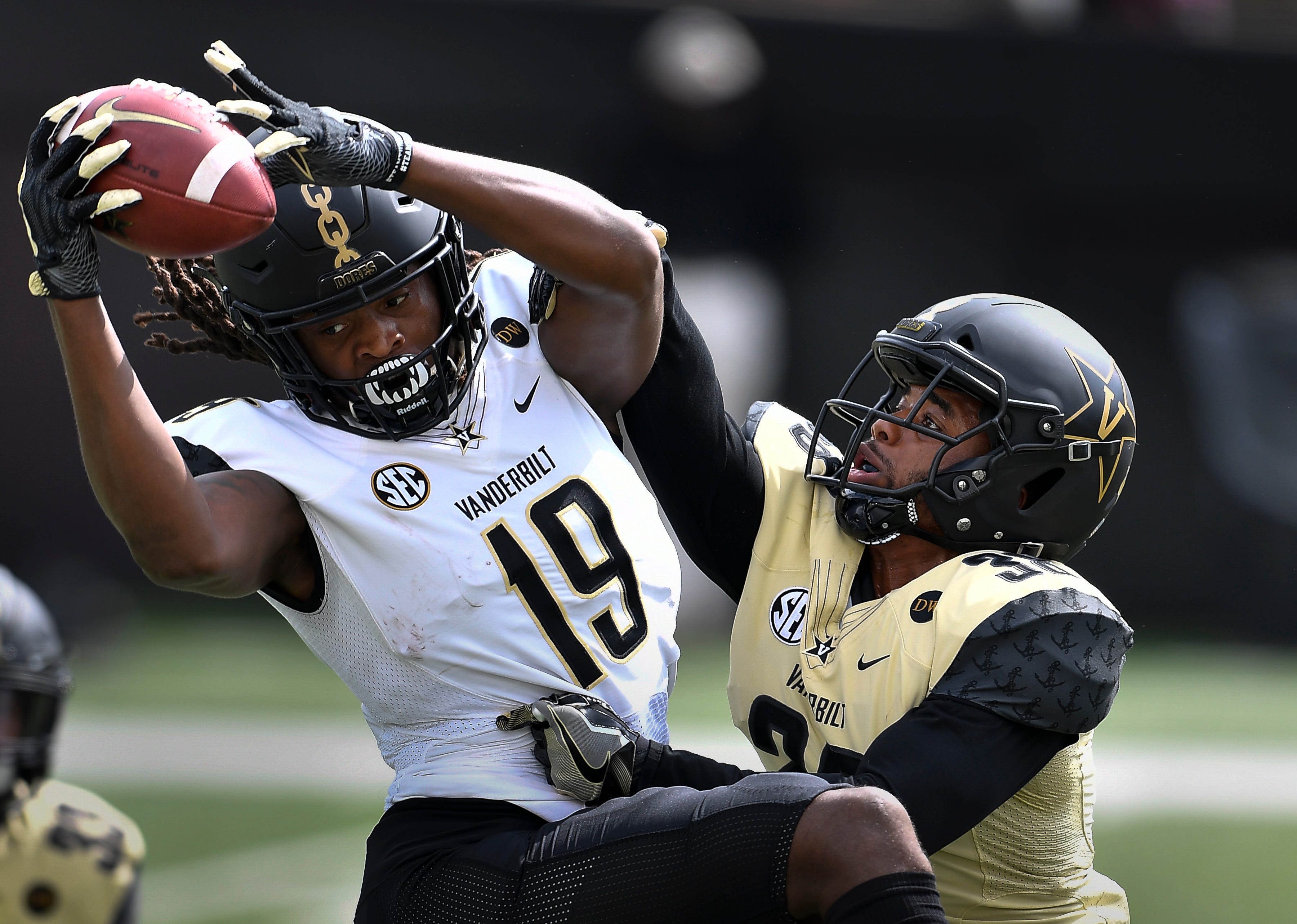 Vanderbilt football spring game: Riley Neal makes good first impression