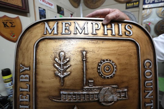 How the Memphis city seal illustrates the progression of its economy