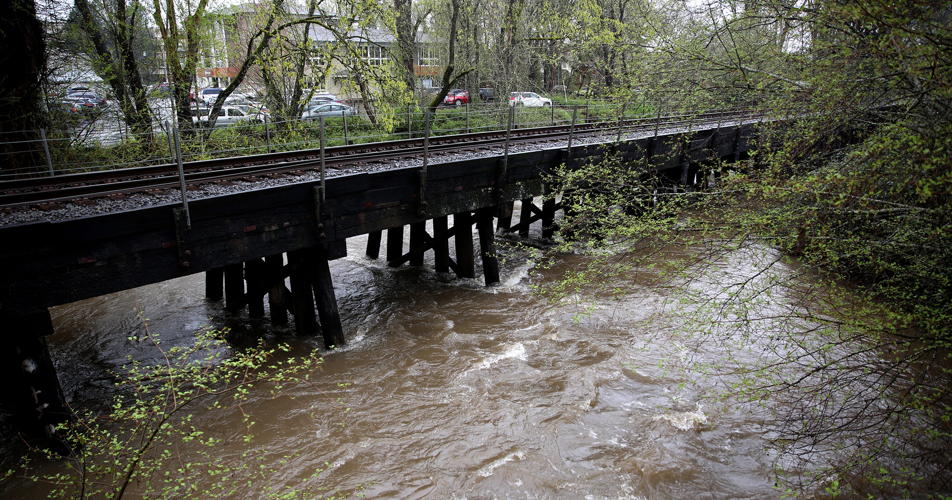 Salem prepares for high river levels on Willamette after Eugene evacuations