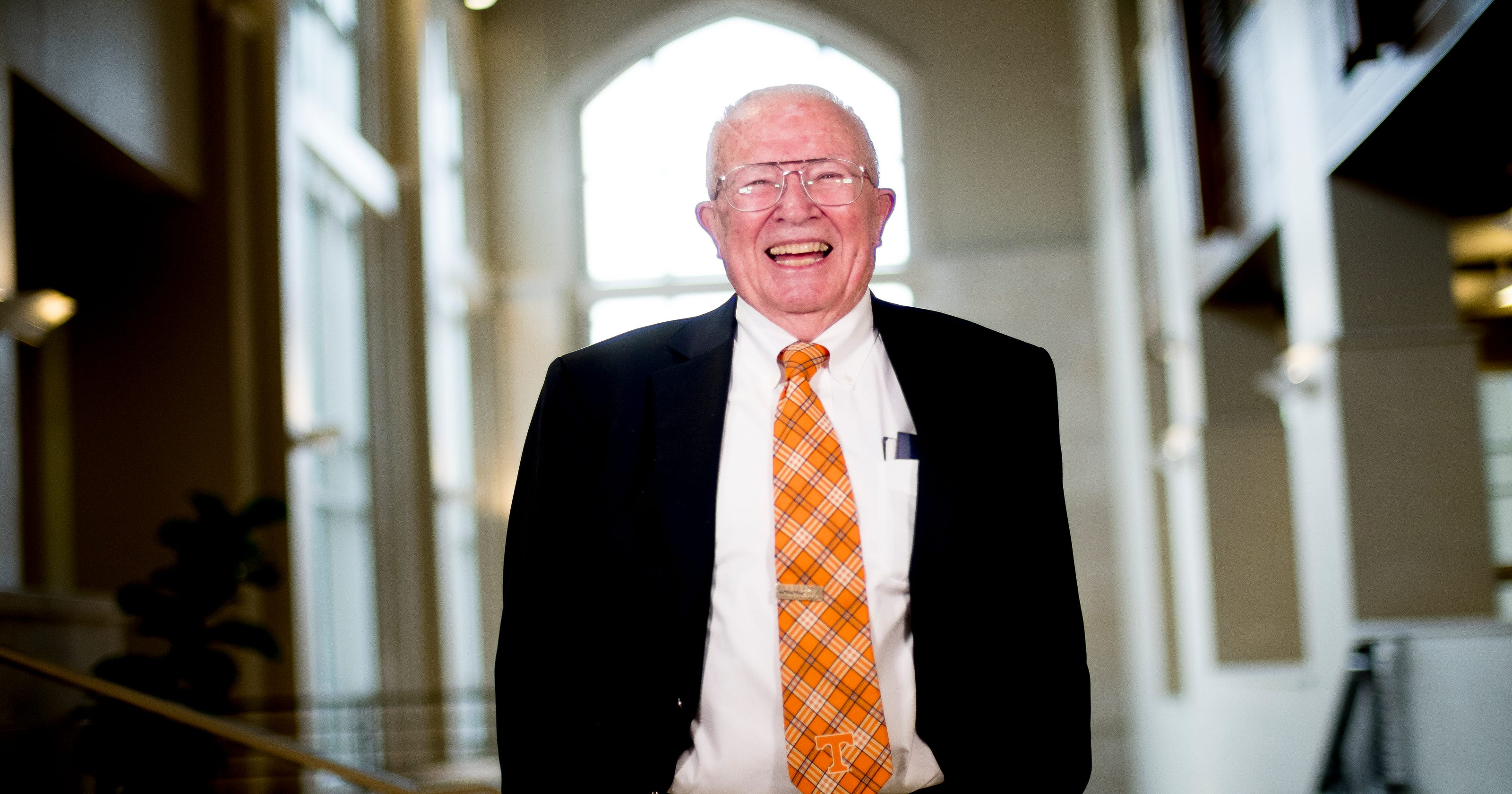 Dr. Bass, UT Body Farm founder, has name enshrined in Strong Hall