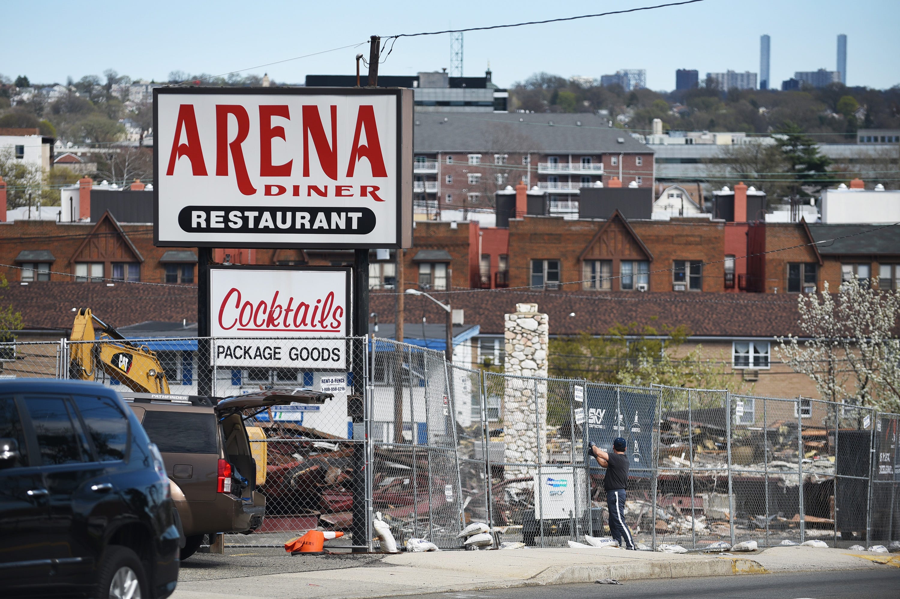 Arena Diner, longtime hub for North Jersey's power elite, demolished