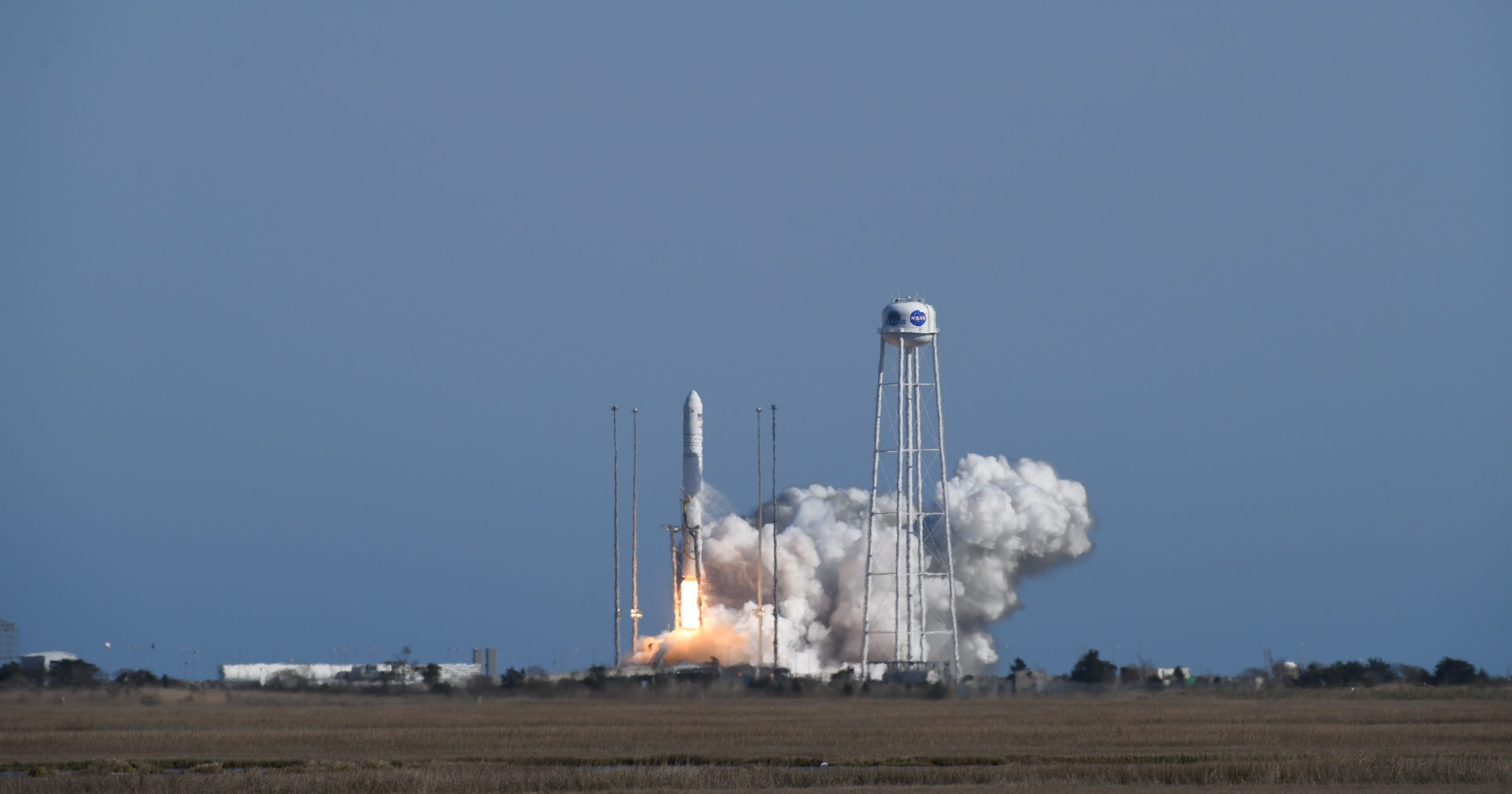 PHOTOS: Nasa rocket launch to ISS lights up the sky