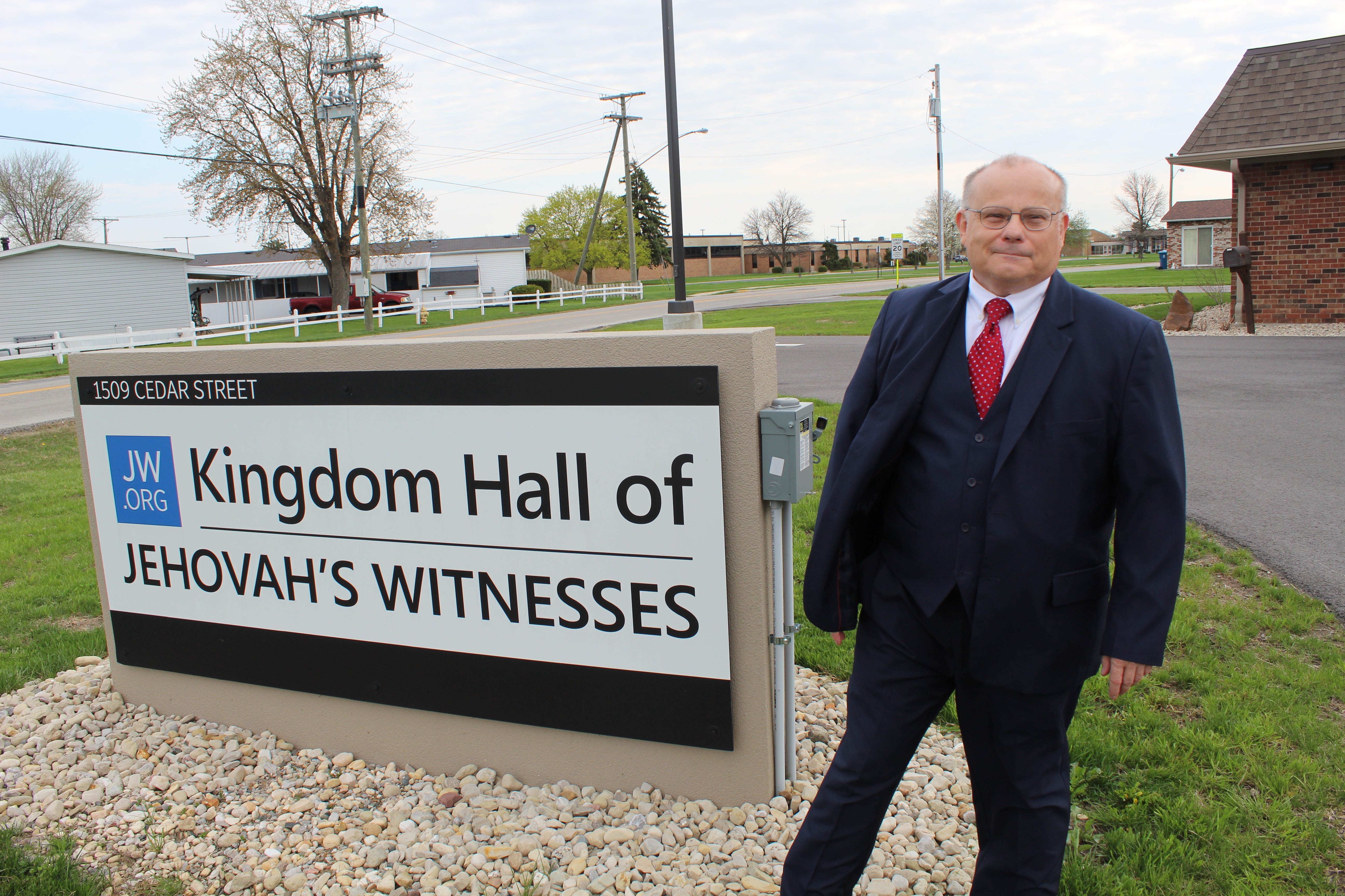 Jehovah's Witnesses unveil newly renovated Kingdom Hall in Fremont