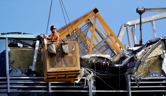 Experts: Human error may be cause of Seattle crane collapse