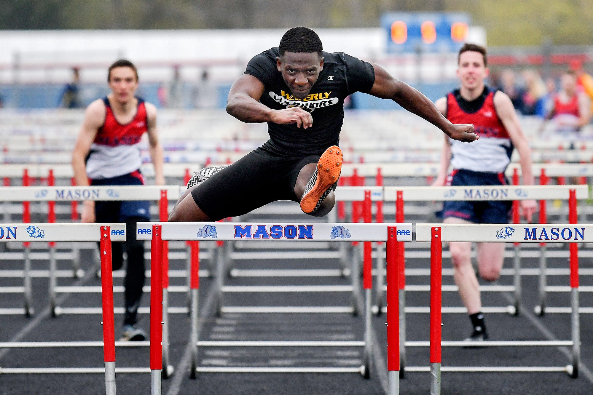 High school track: Waverly hurdler Keshaun Harris one of state's best