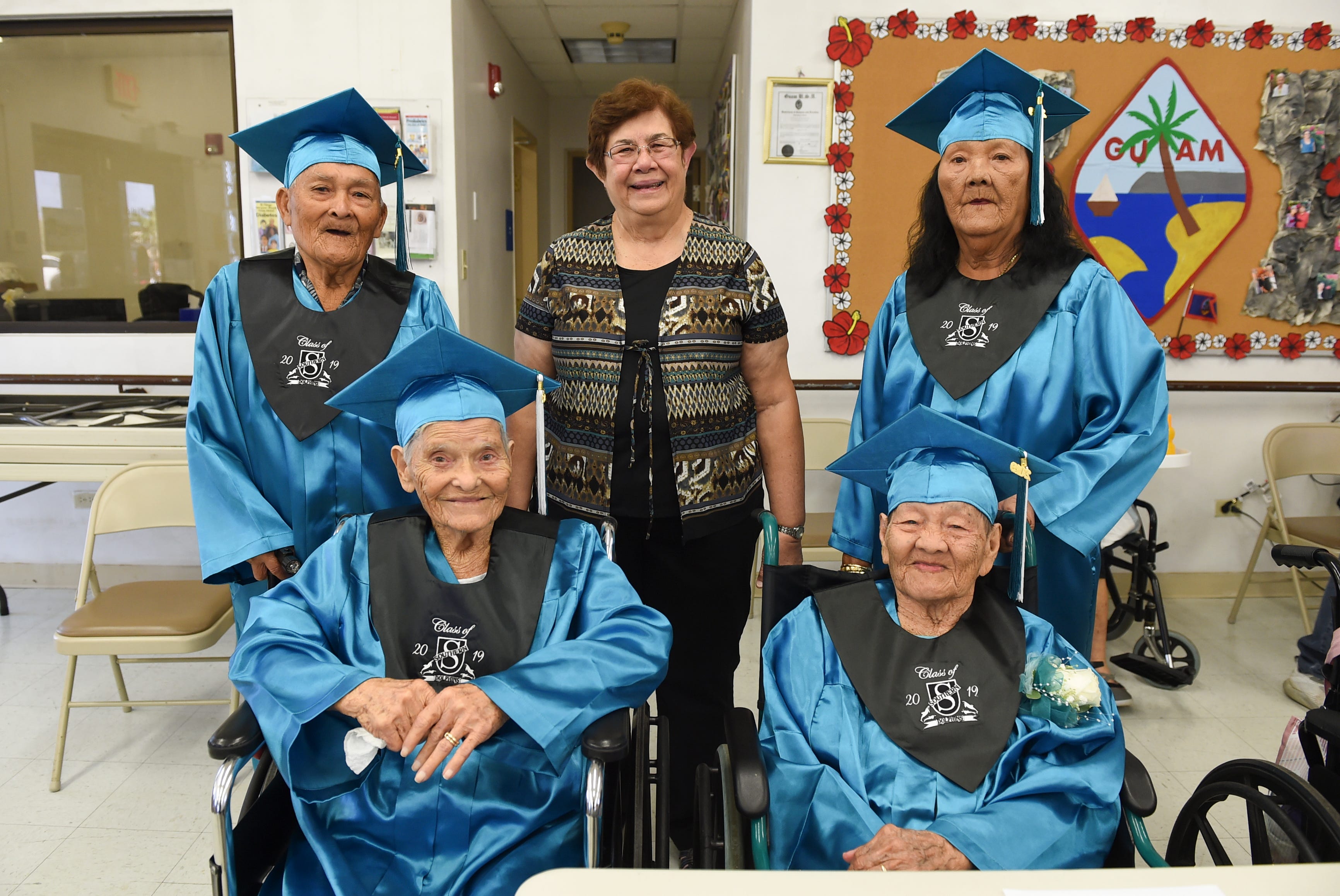 Four manamko' receive honorary diplomas
