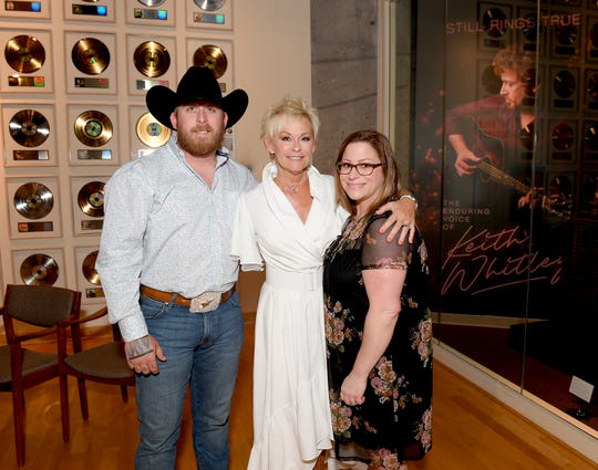 Keith Whitley tribute: Garth Brooks, Ricky Skaggs honor singer in Nashville