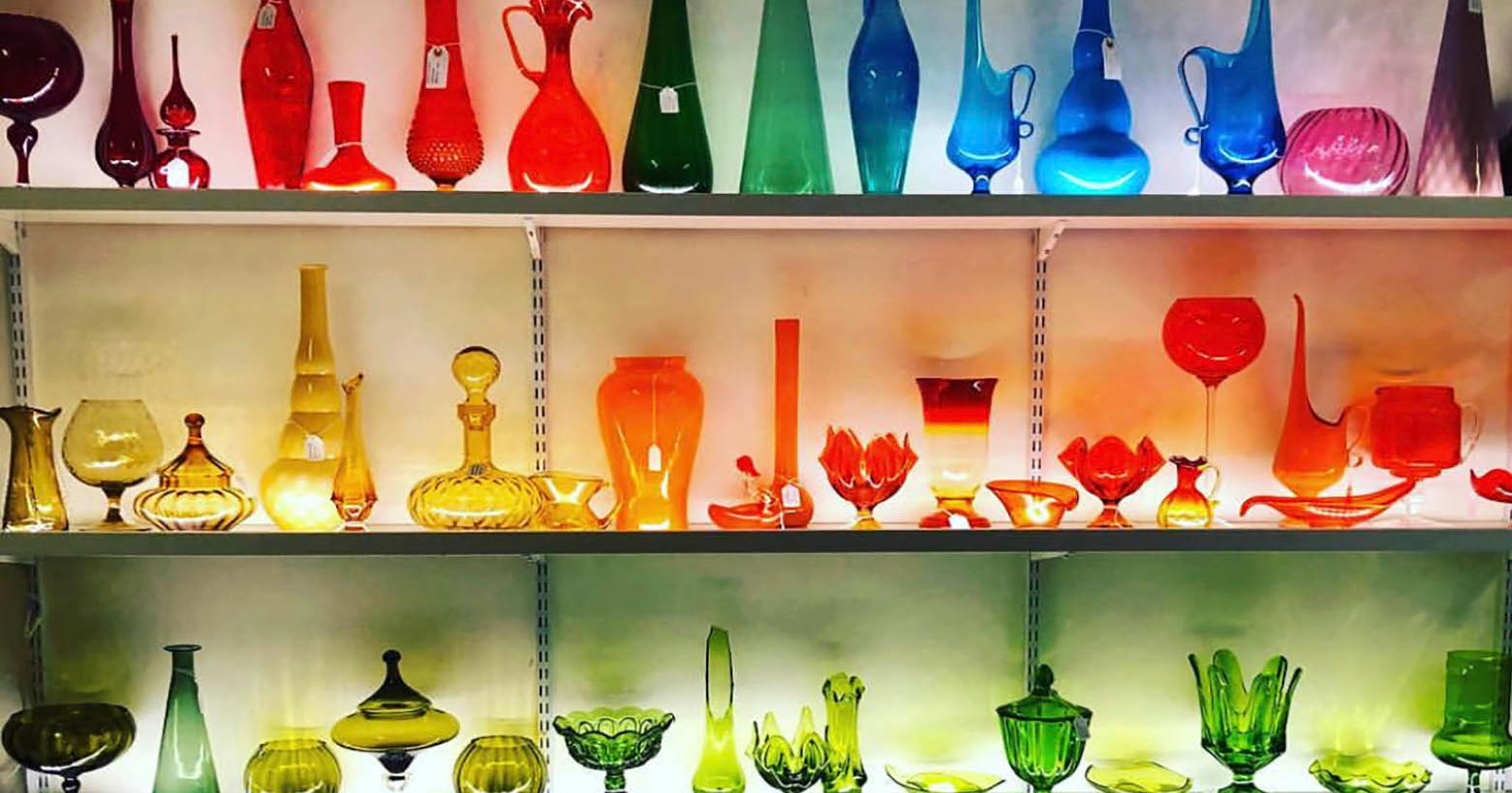 Palm Springs antiques dealer: Mid-century modern collectors need to get ...