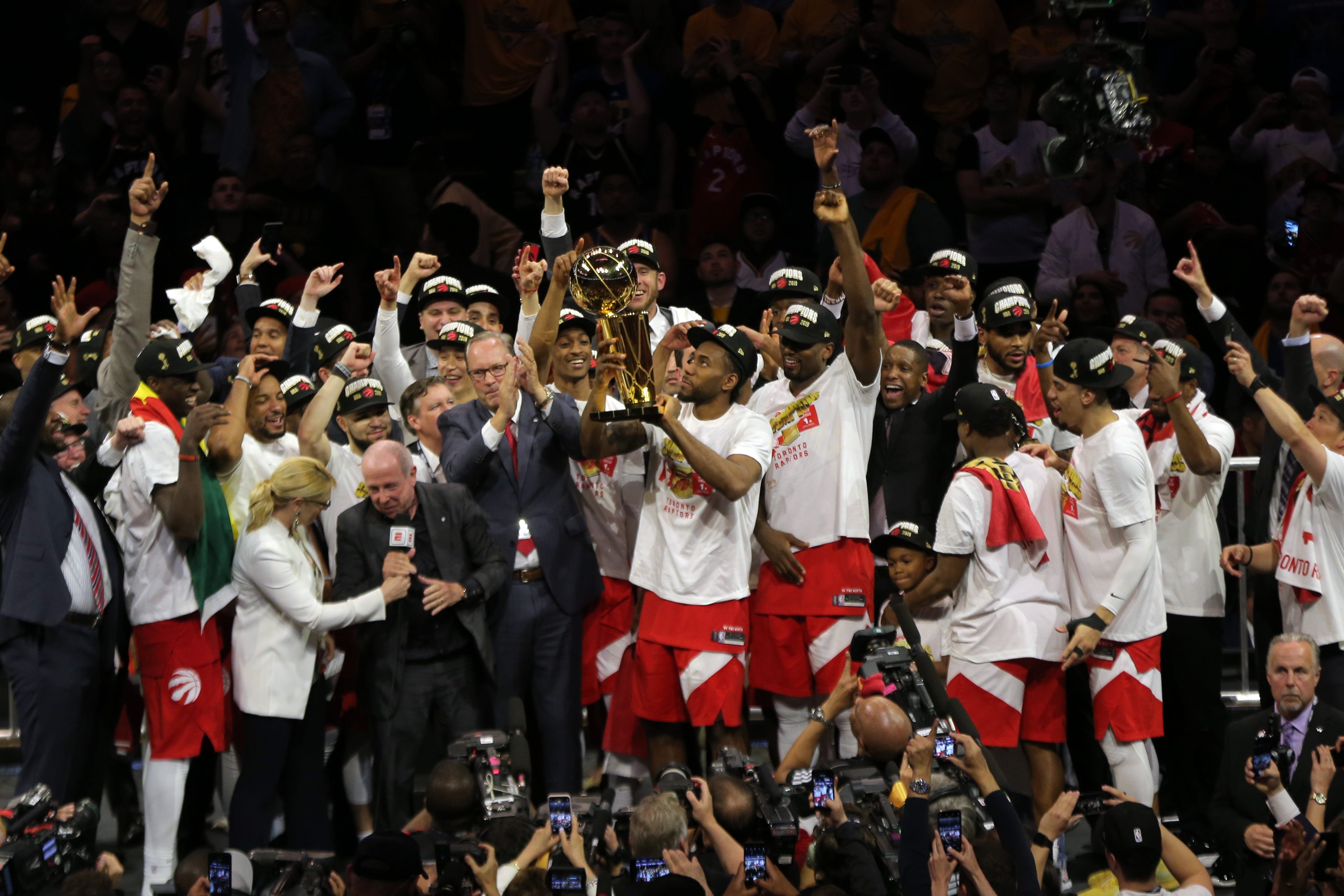 2019 NBA Finals: Toronto Raptors hold off Golden State in game 6, win ...