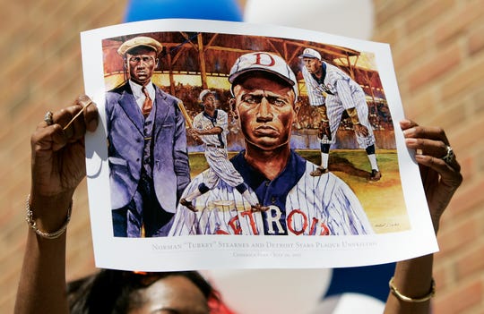 Exhibit marks centennial of Negro Leagues baseball team in Detroit