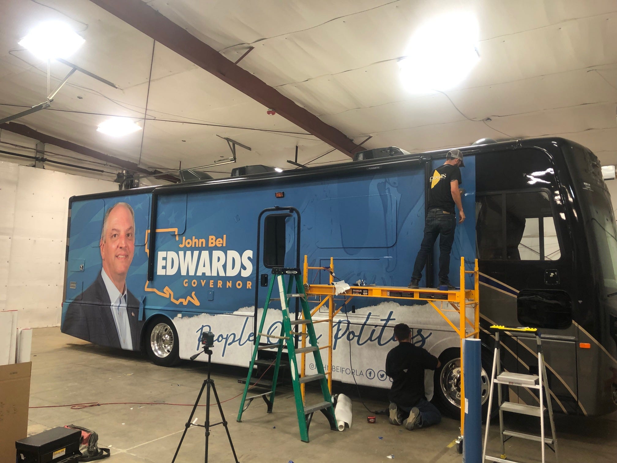UPDATE: Gov. Edwards' campaign bus rolls in Lafayette, Lake Charles today