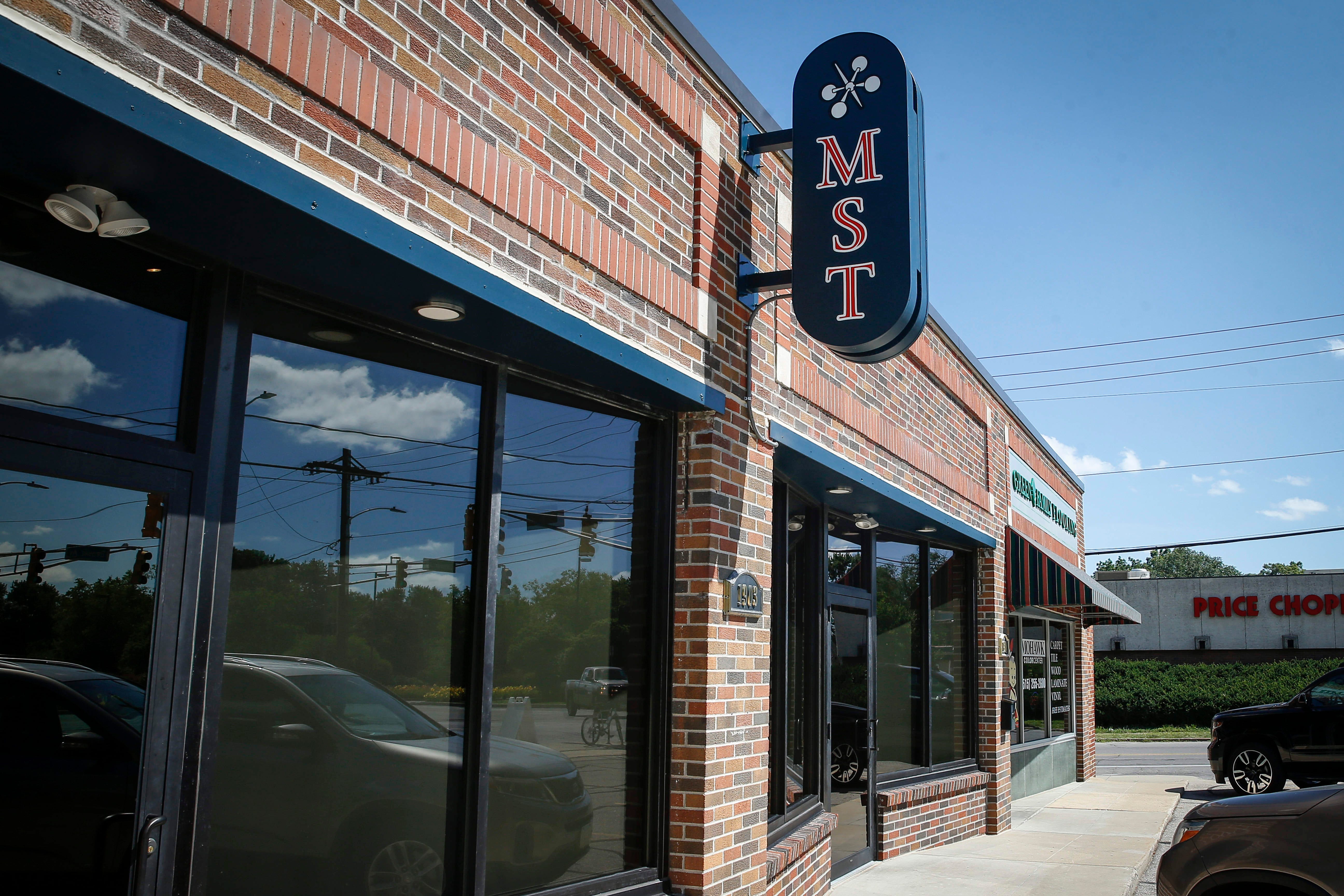 Motley School Tavern: Enjoy this new Beaverdale neighborhood eatery