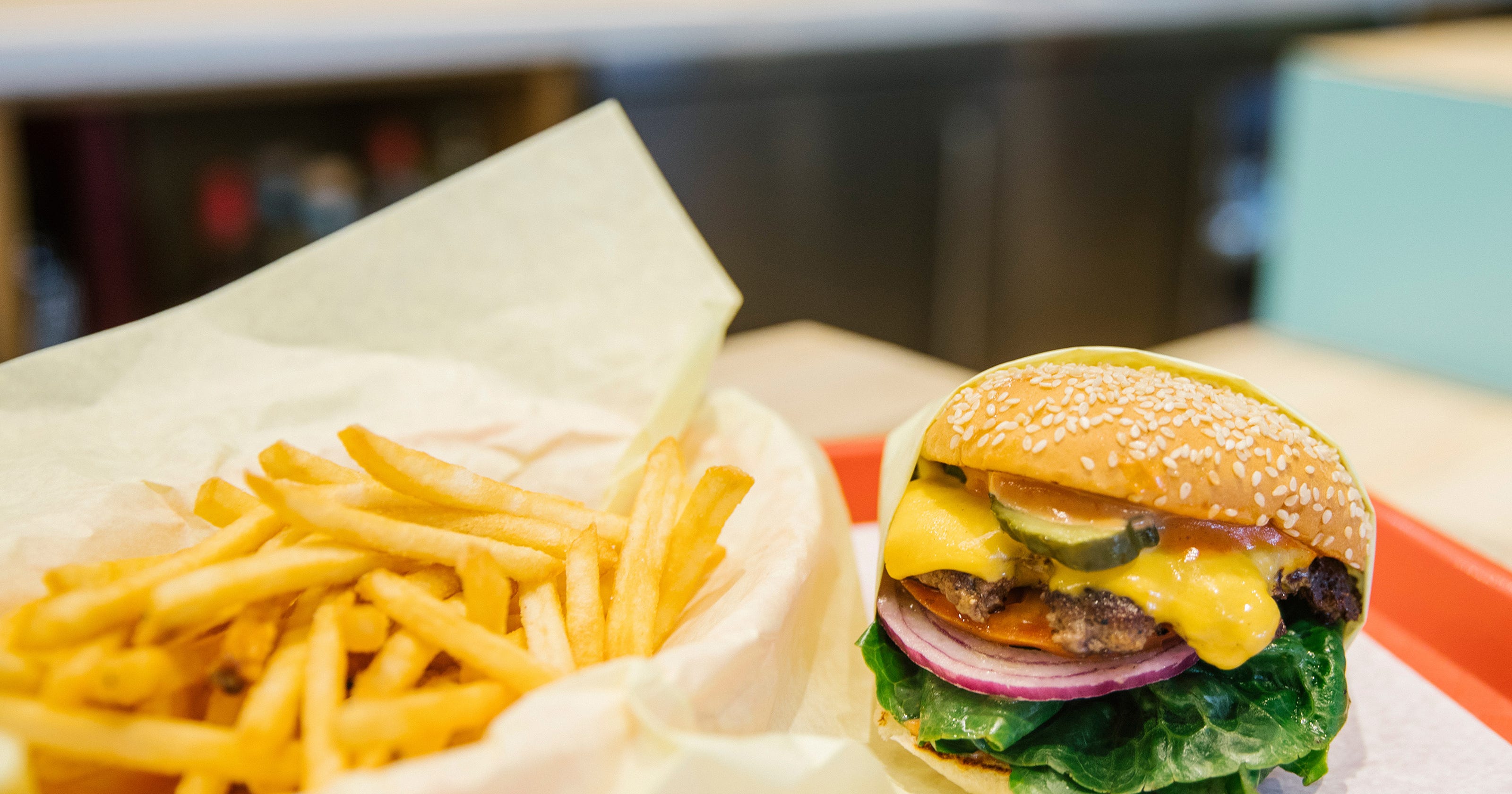 Thanks to Kel Mitchell, 'Good Burger' sauce exists and it's fantastic