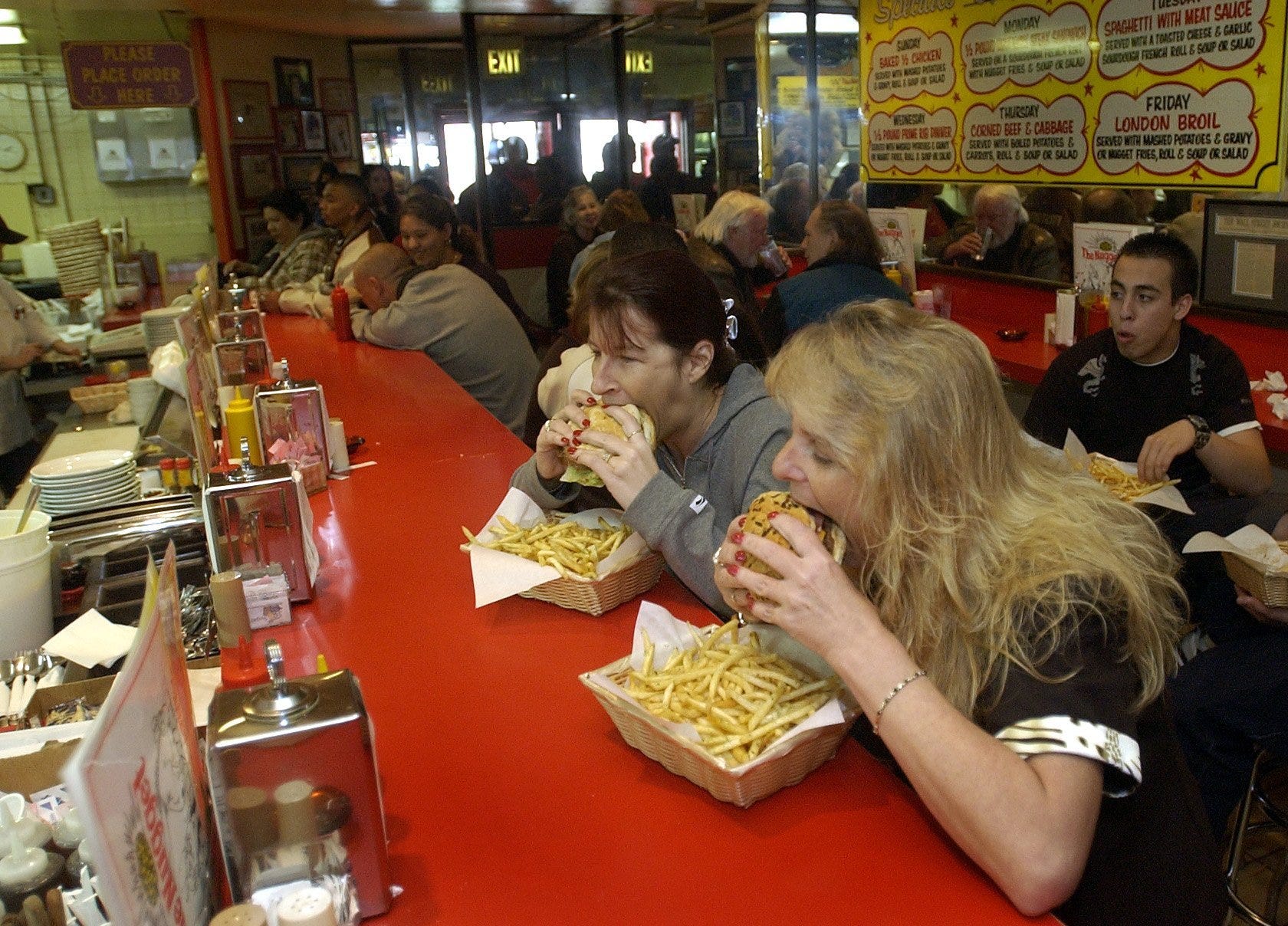 Restaurant closures: Awful Awful burger says goodbye to downtown Reno